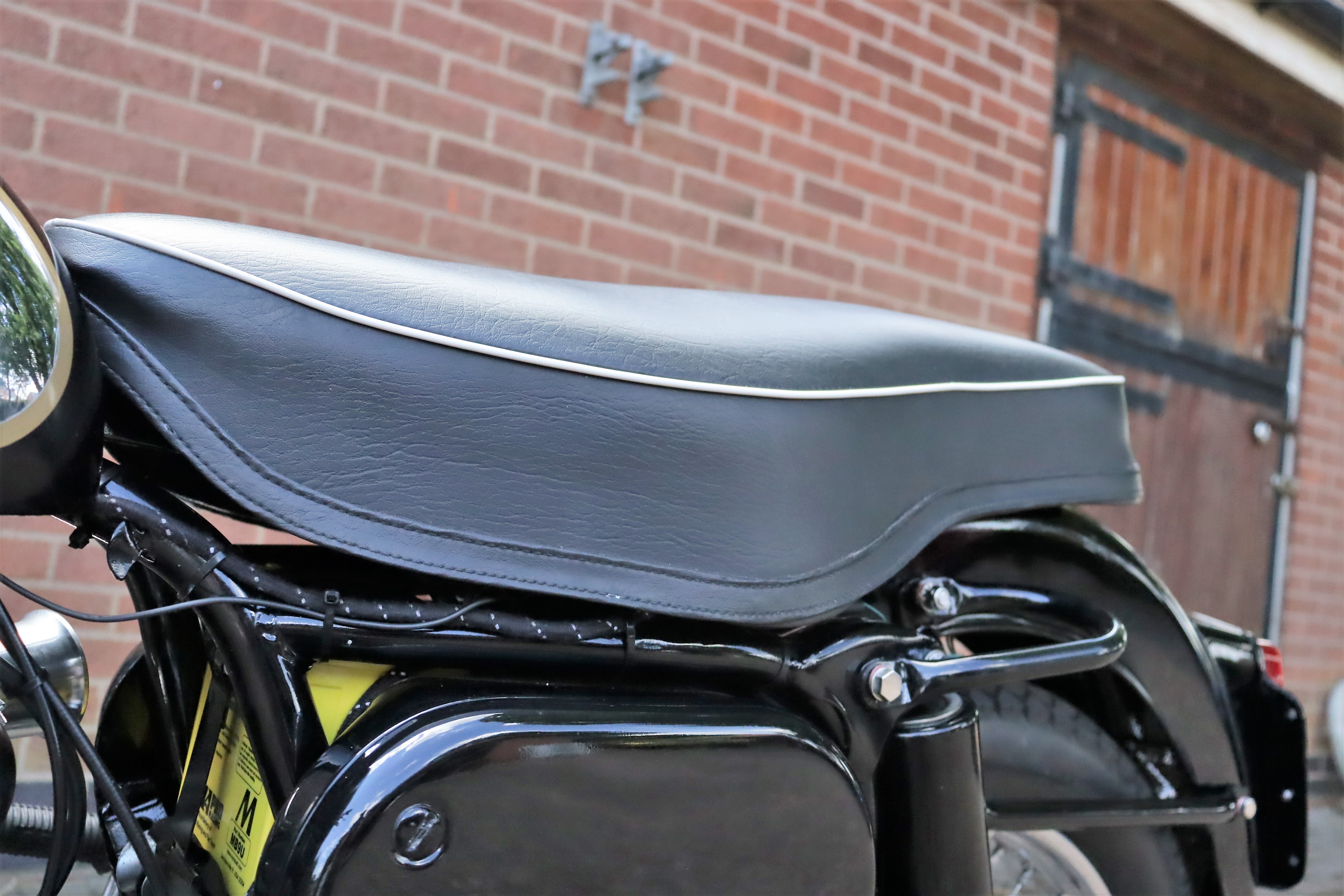 Lot 321 - 1957 BSA B31