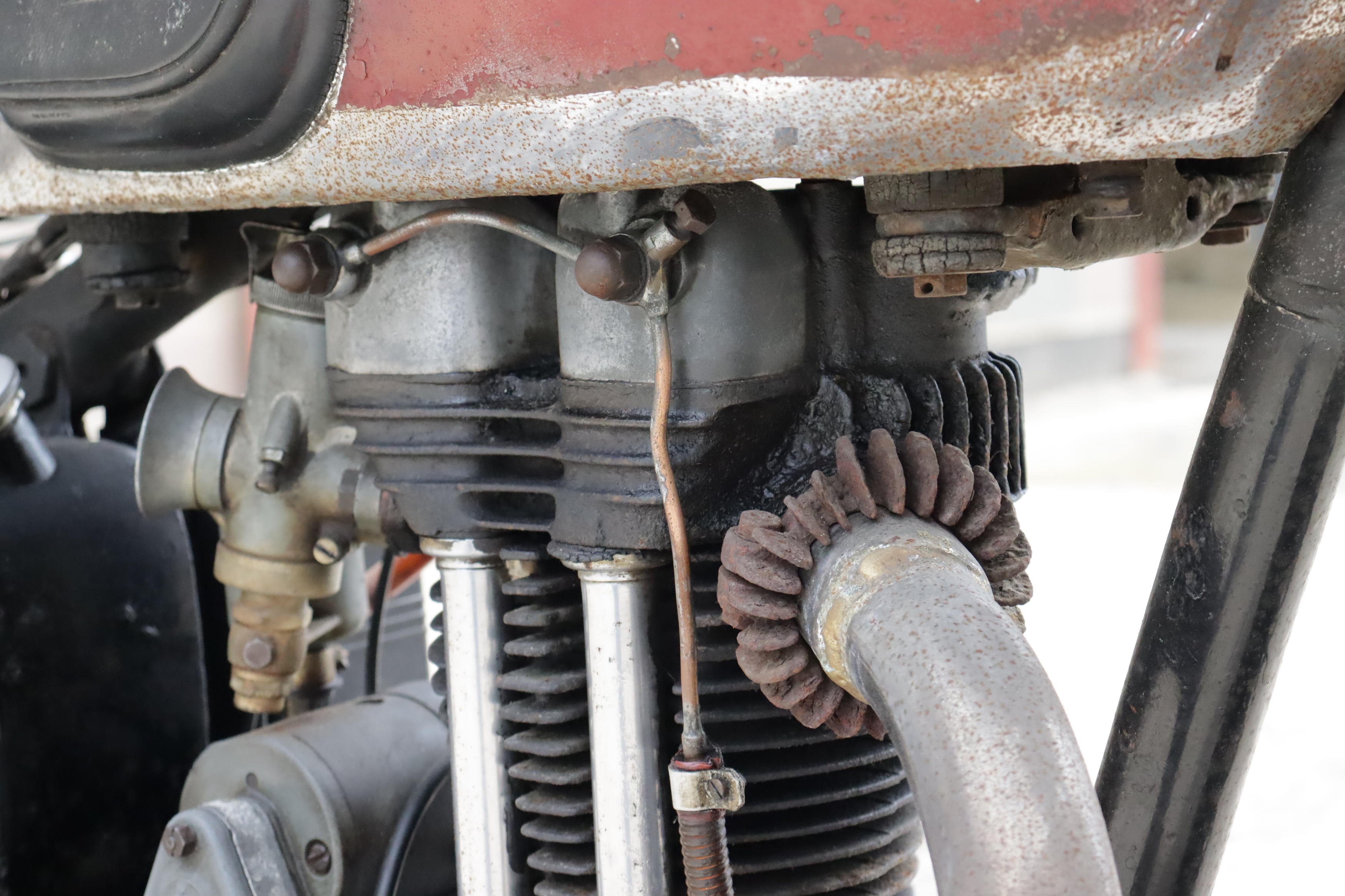 Lot 366 - 1950 Ariel NH Red Hunter