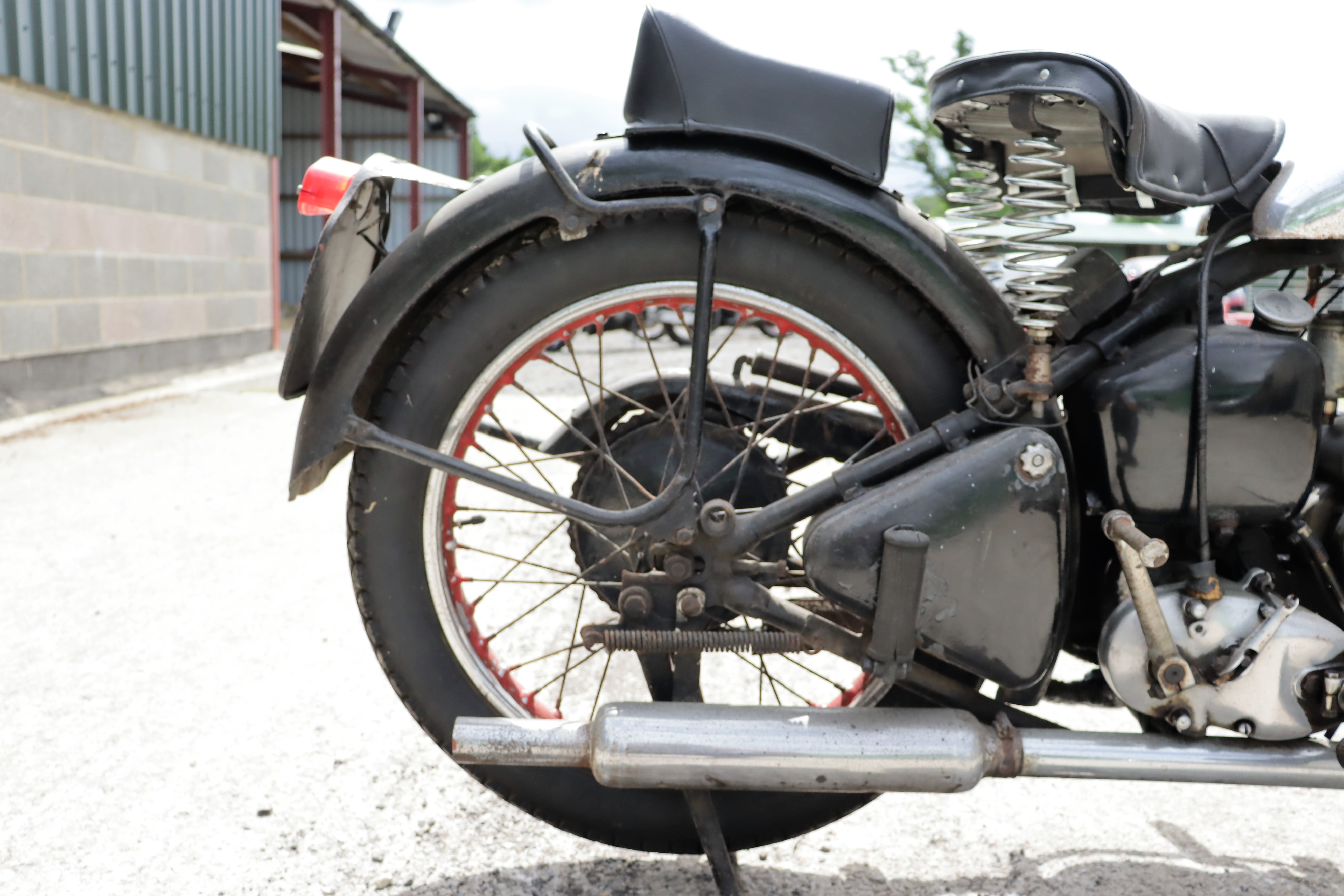 Lot 366 - 1950 Ariel NH Red Hunter