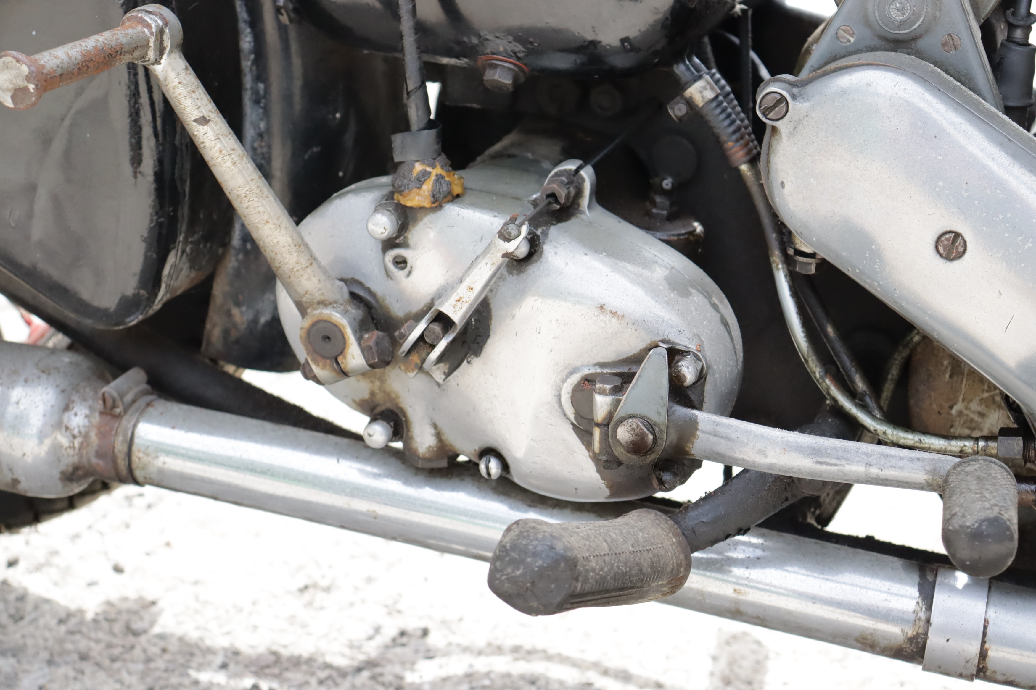 Lot 366 - 1950 Ariel NH Red Hunter