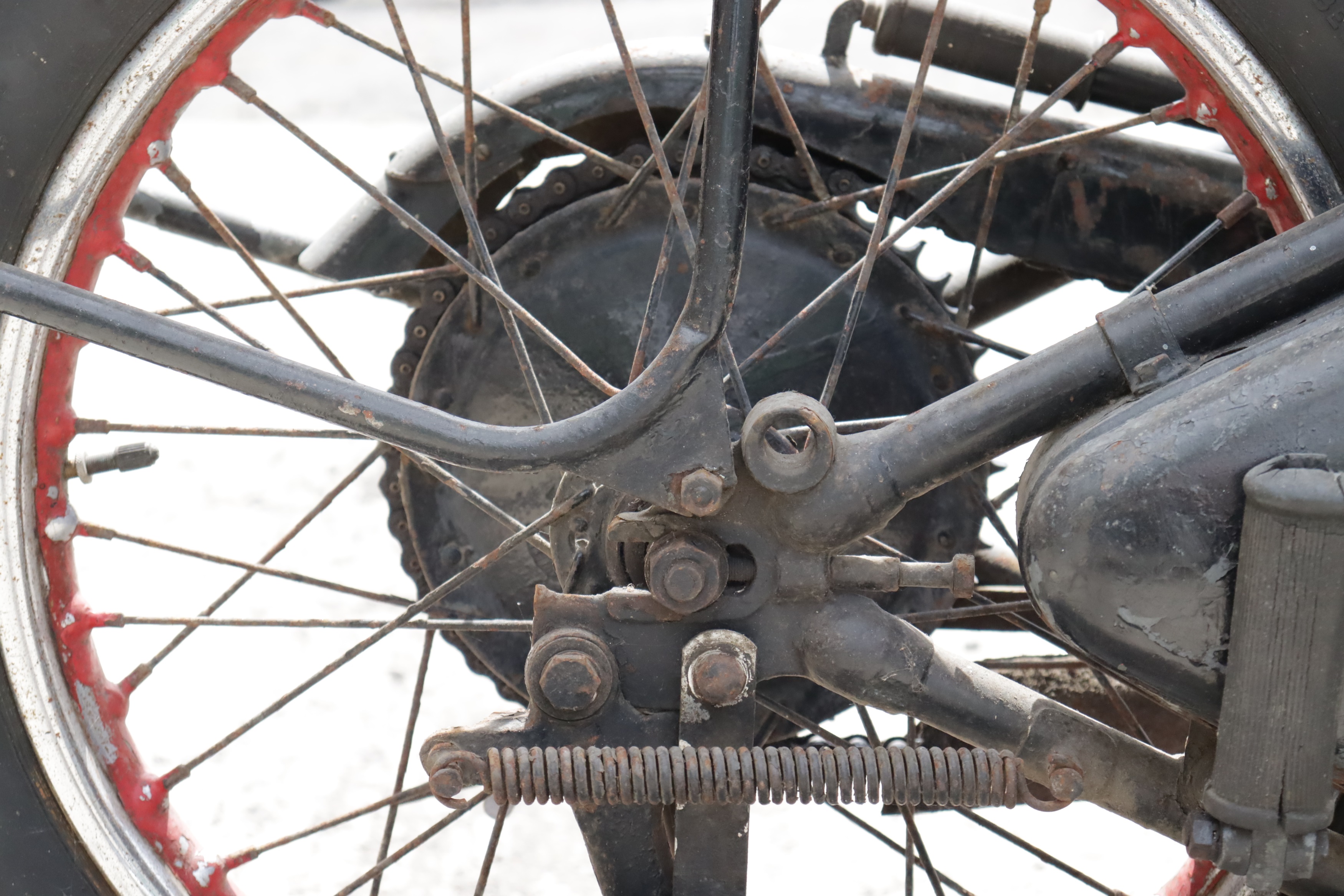 Lot 366 - 1950 Ariel NH Red Hunter