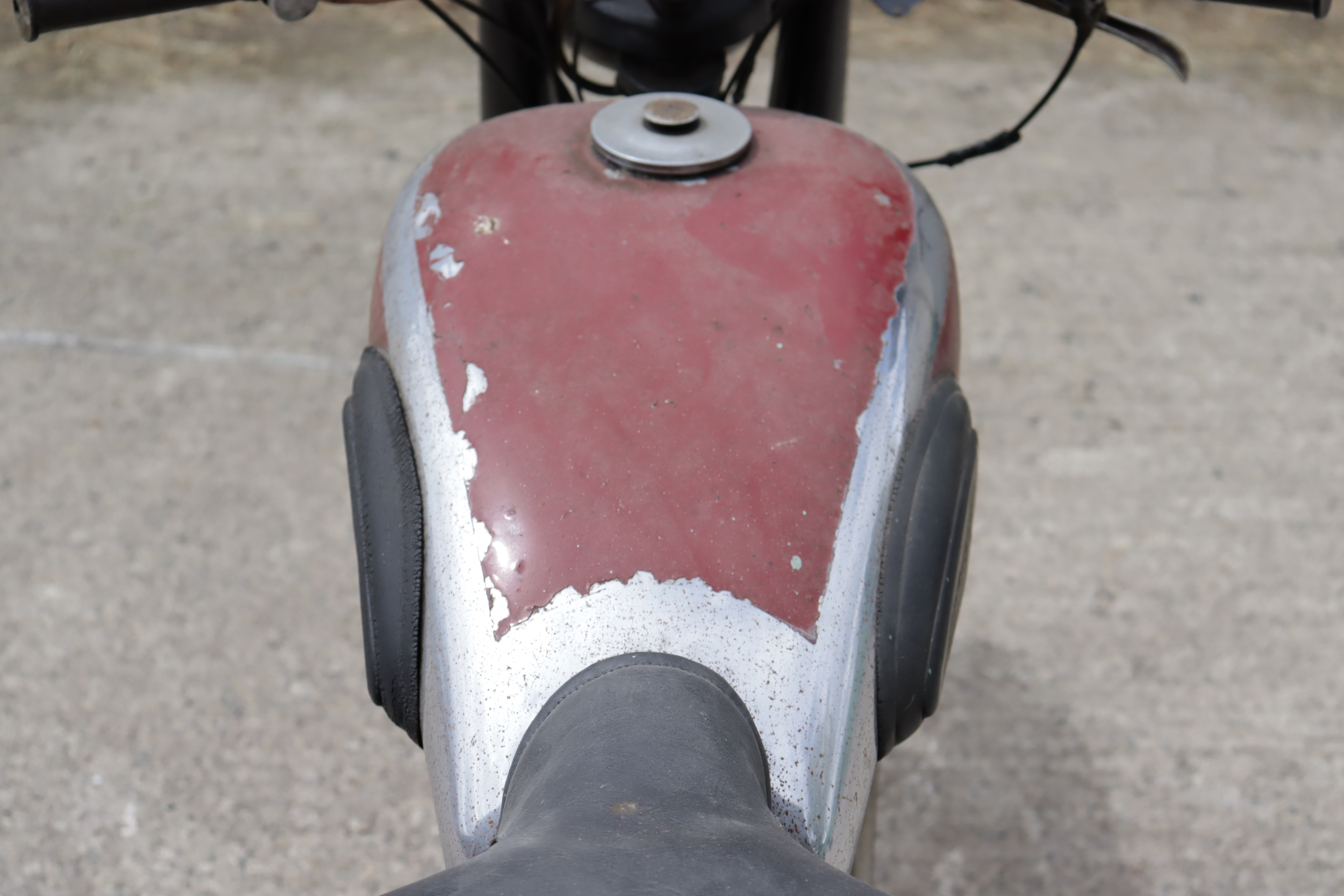 Lot 366 - 1950 Ariel NH Red Hunter