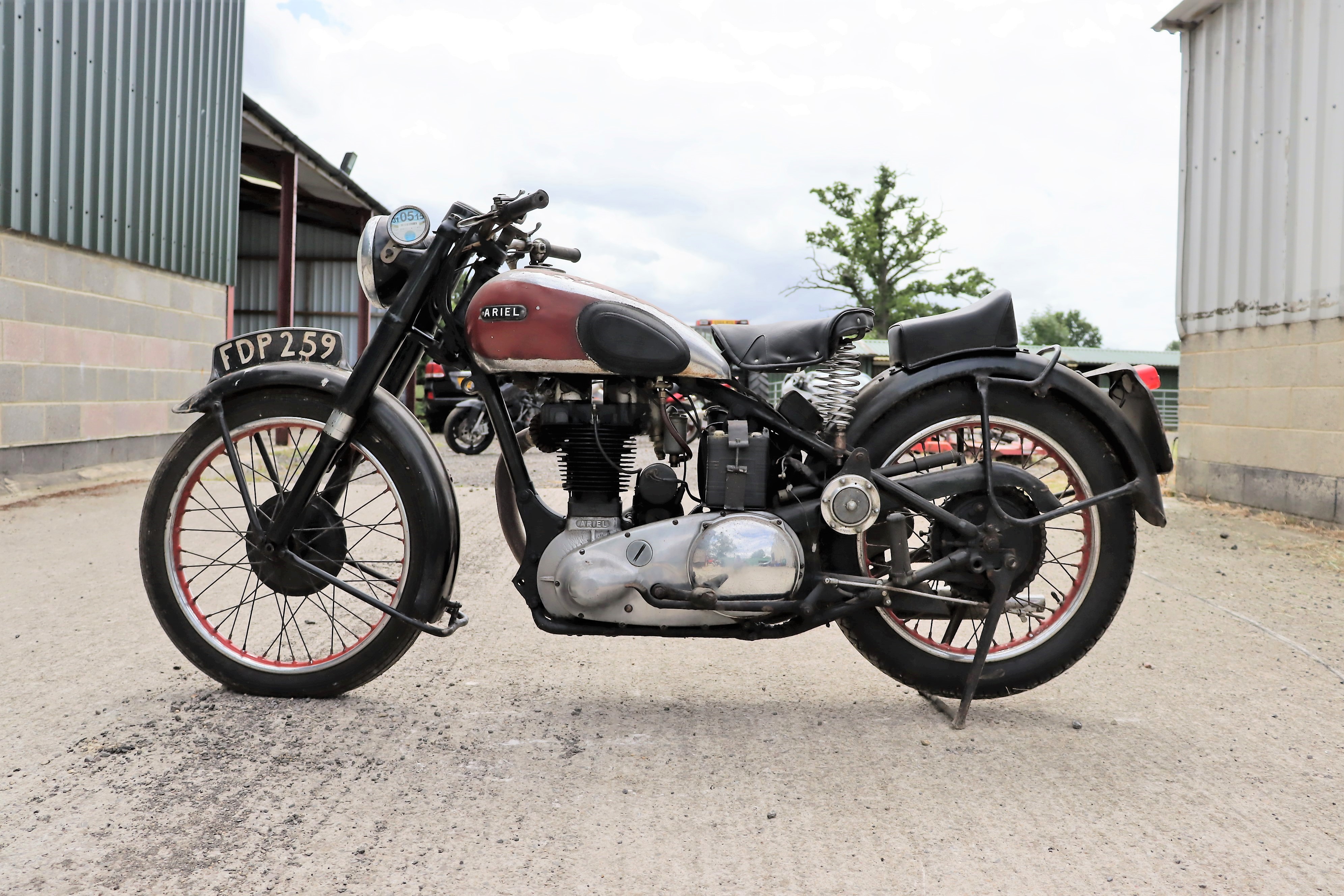 Lot 366 - 1950 Ariel NH Red Hunter