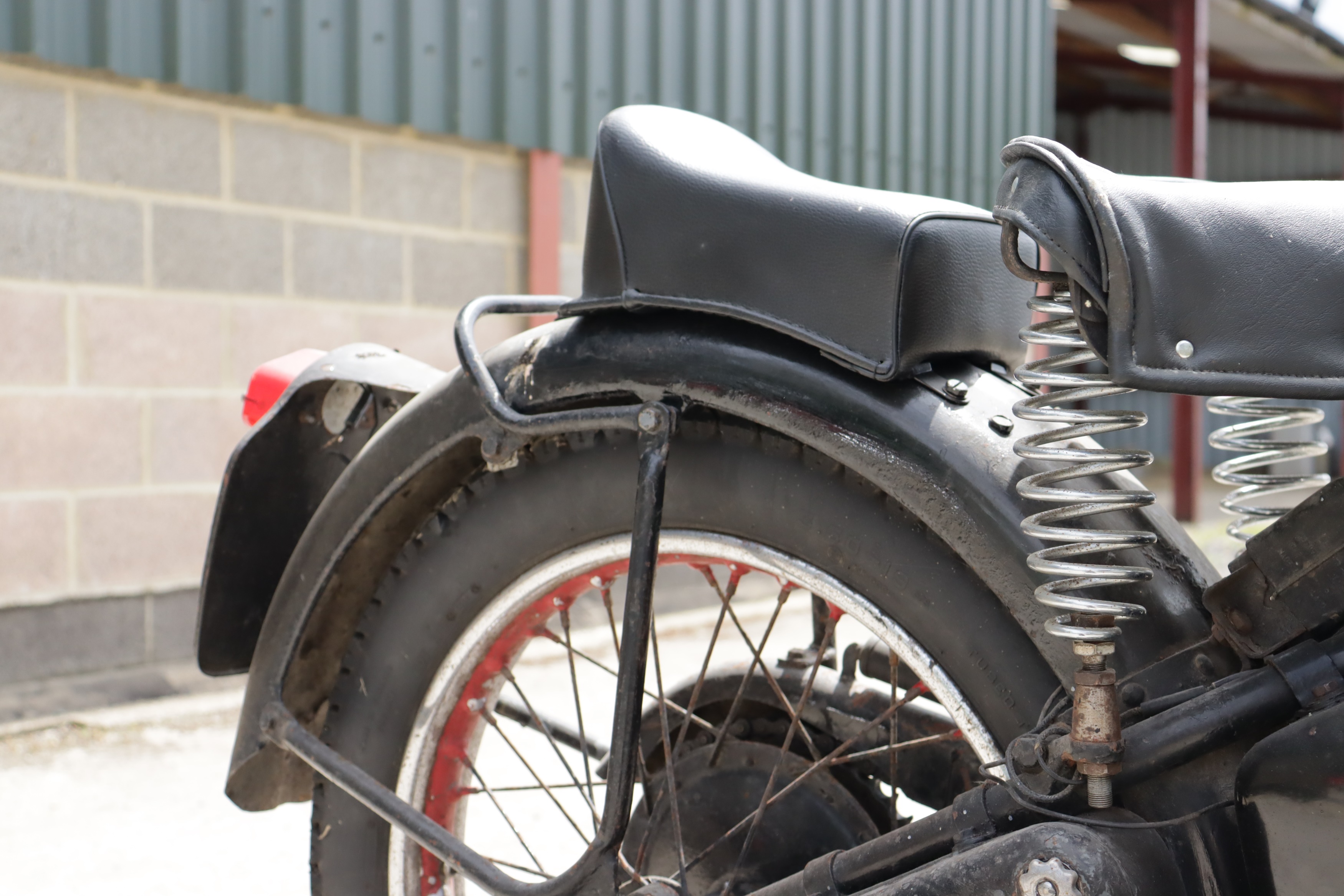 Lot 366 - 1950 Ariel NH Red Hunter