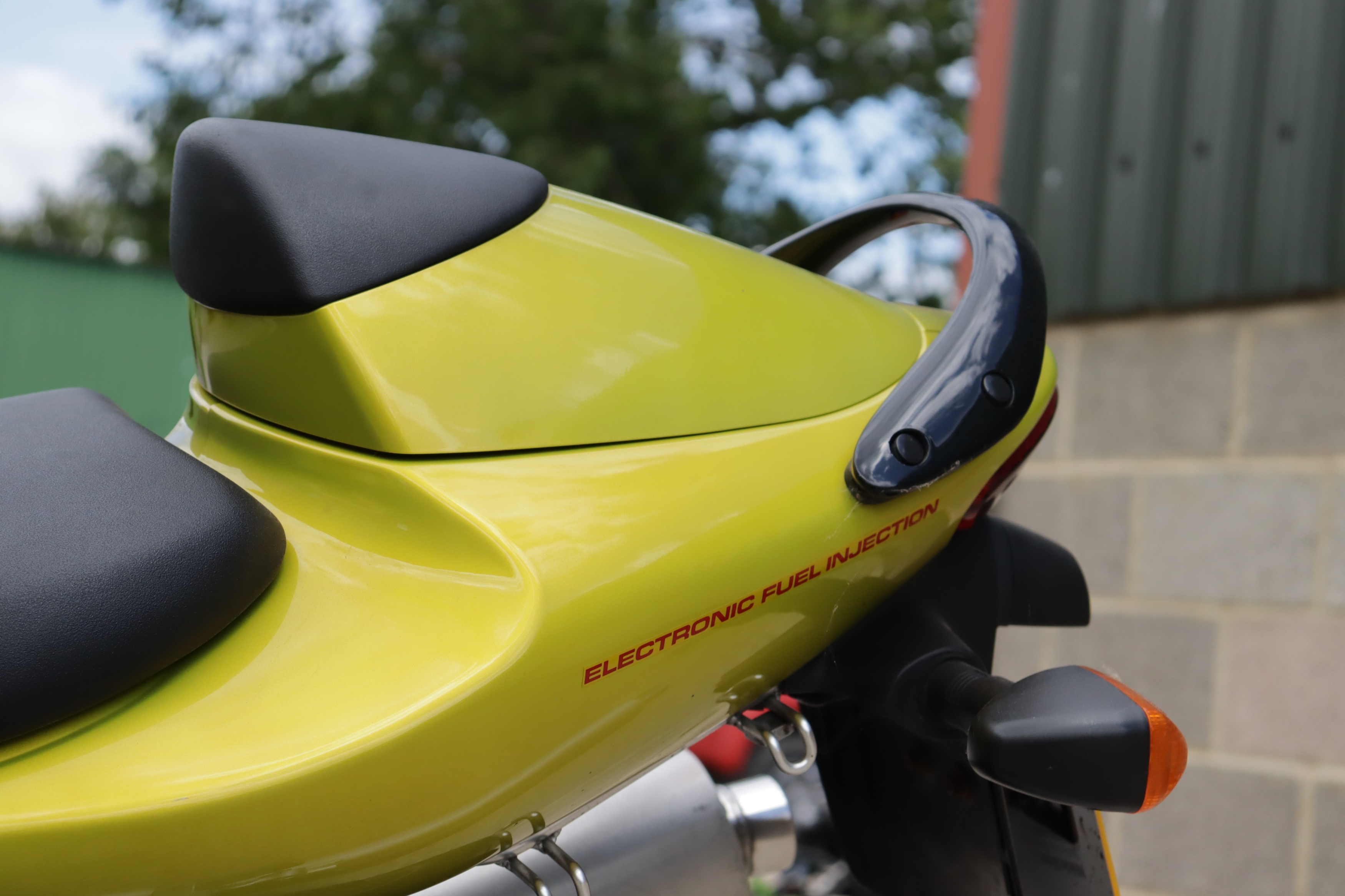 Lot 267 - 1999 Suzuki TL1000S