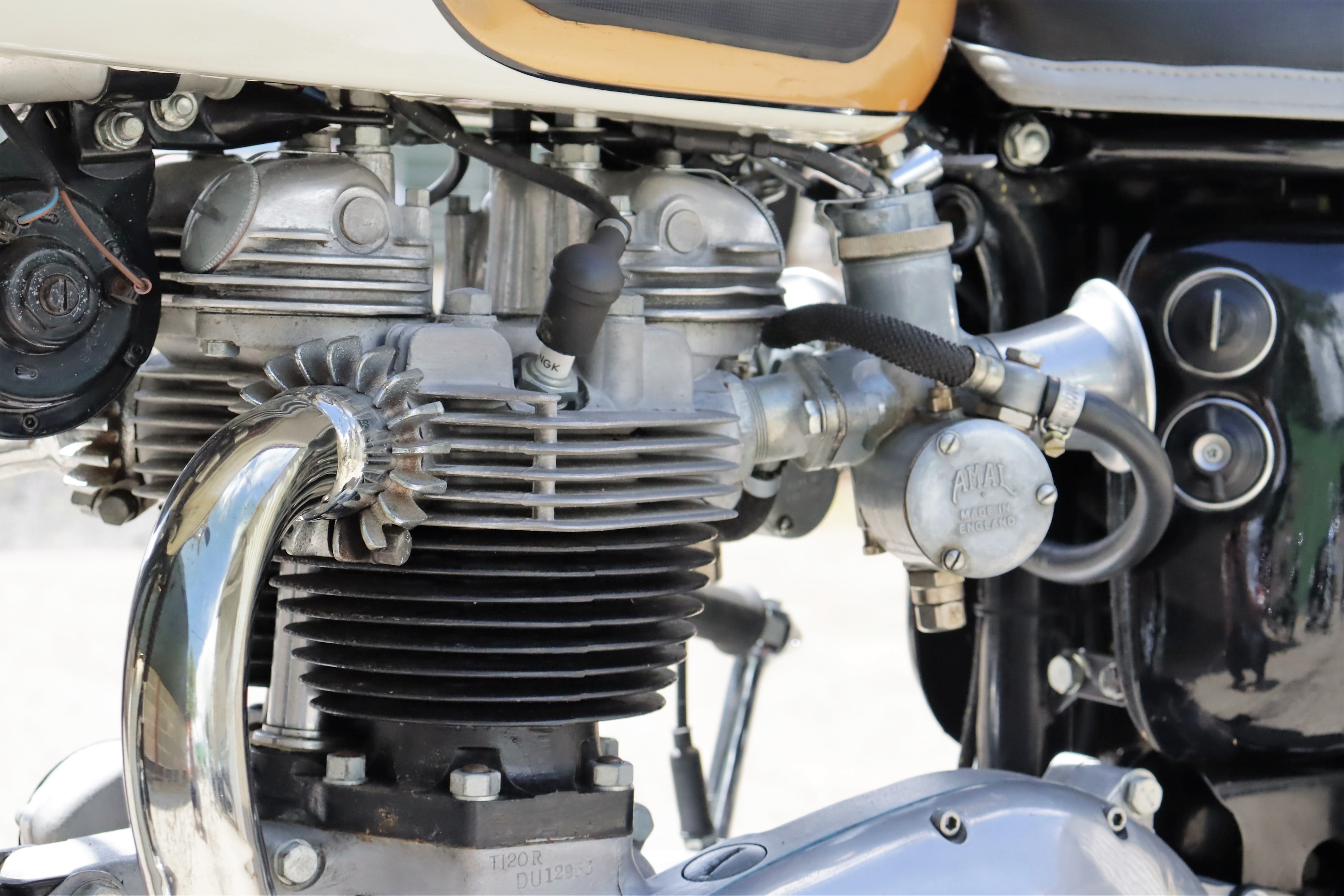 Lot 402 - 1964 Triumph Bonneville T120R