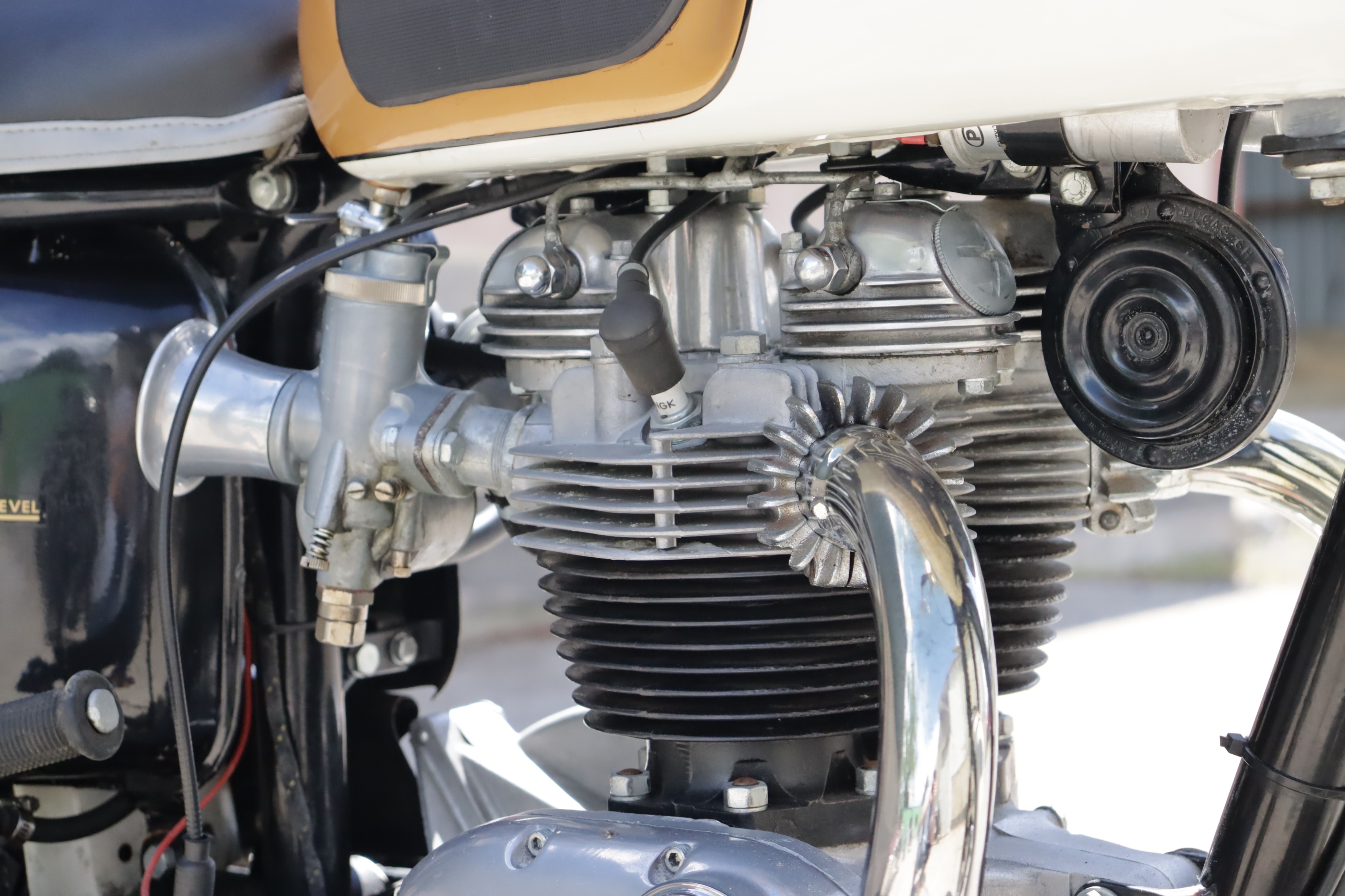 Lot 402 - 1964 Triumph Bonneville T120R