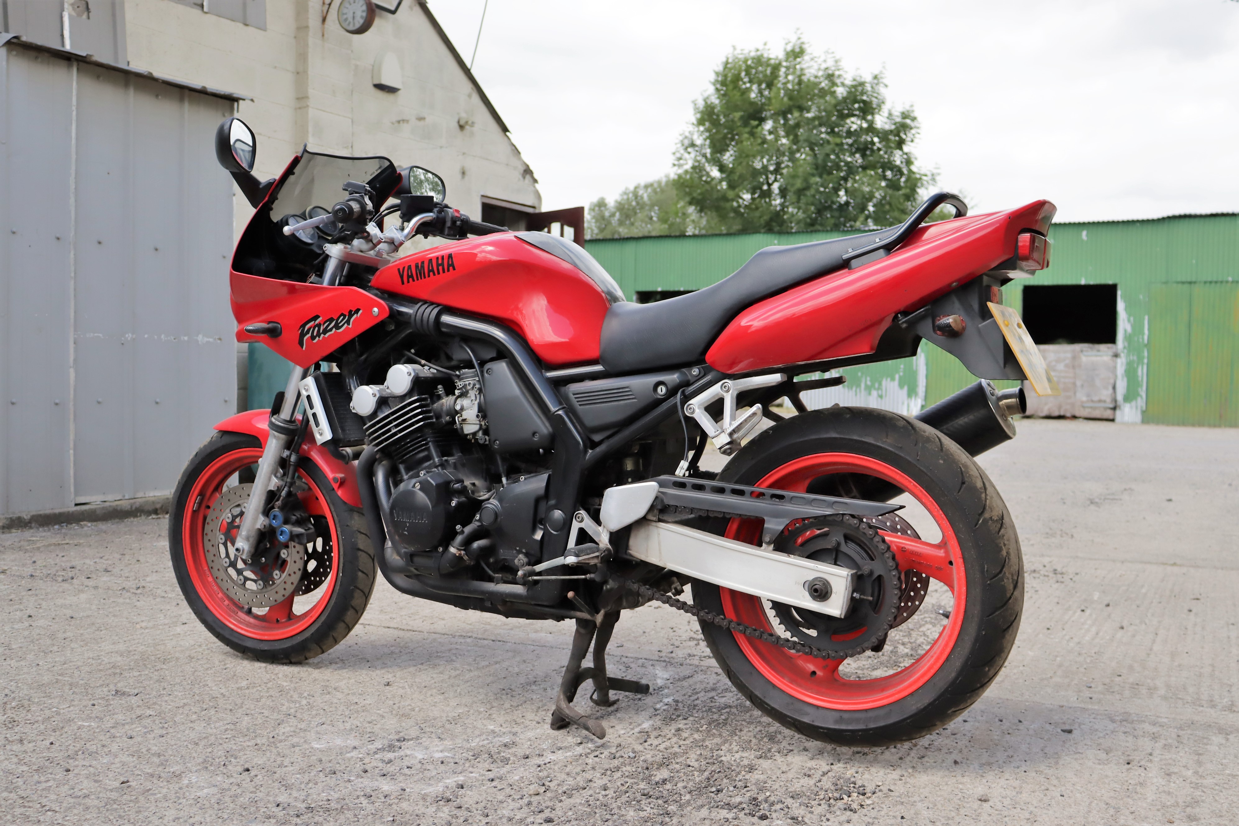 Lot 266 - 1998 Yamaha Fazer FZS600
