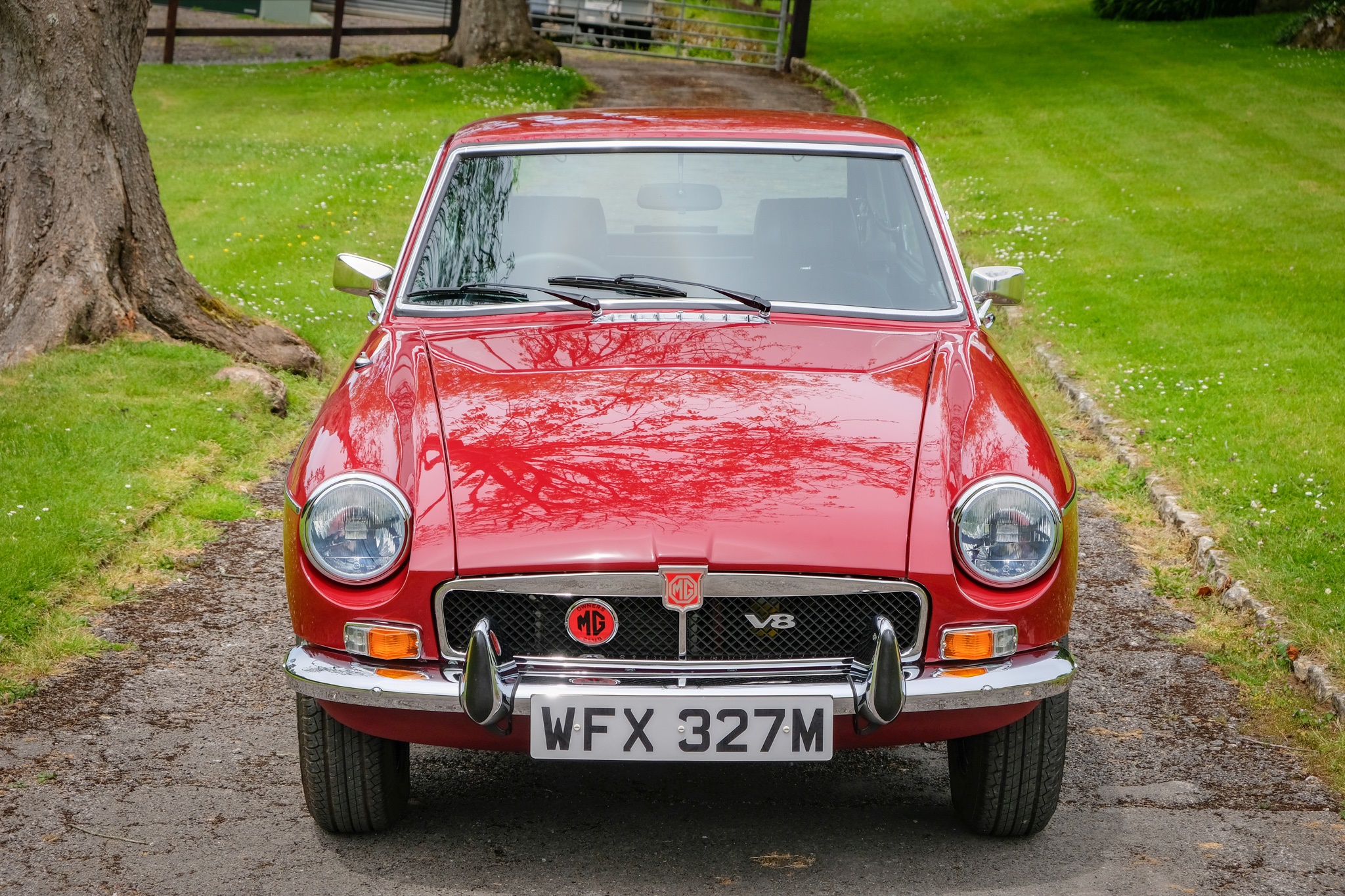 Lot 114 1973 MG B GT V8 Lot 114 1973 MG B GT V8