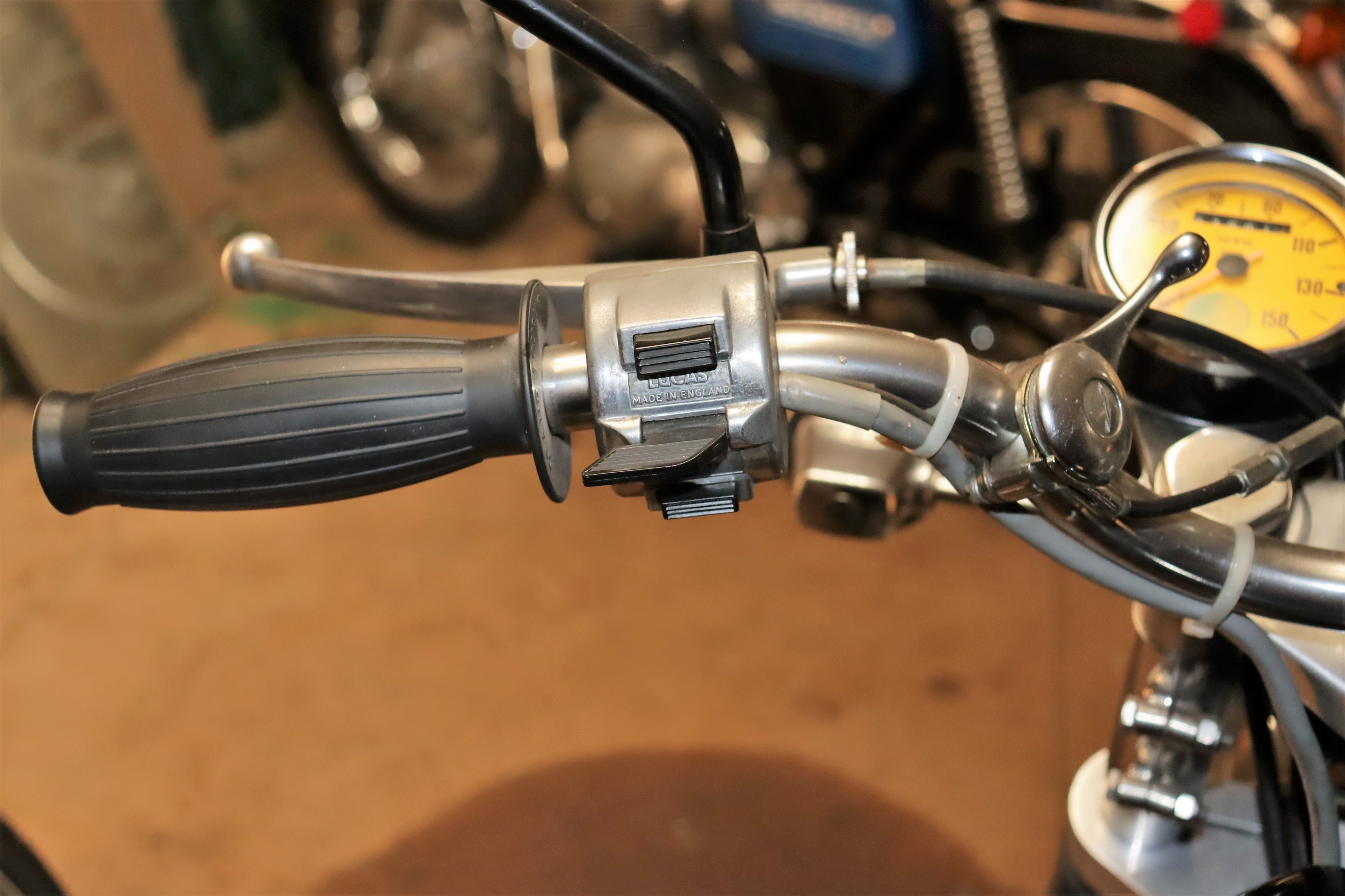 Lot 376 - 2001 Norton Norvil Commando