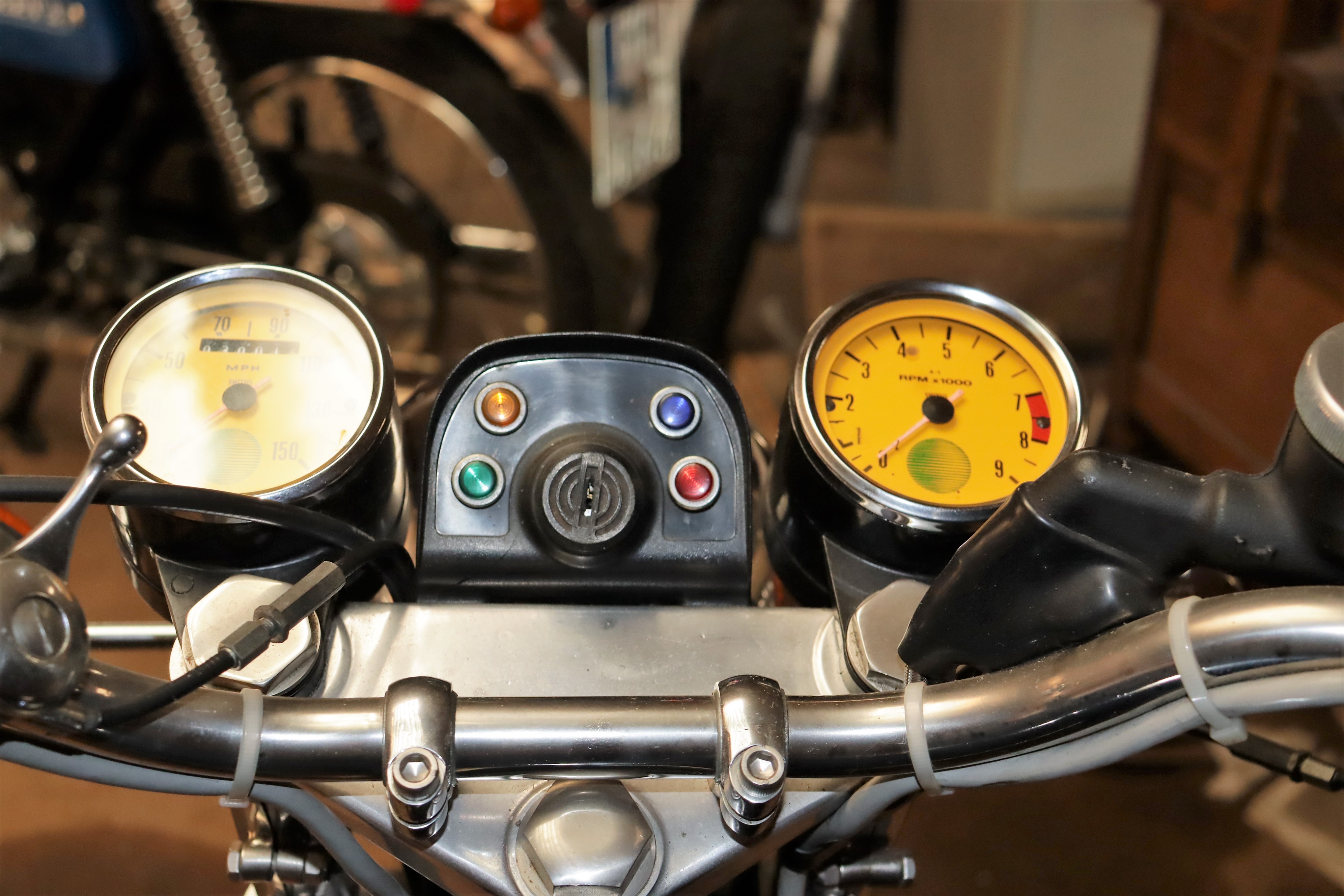 Lot 376 - 2001 Norton Norvil Commando