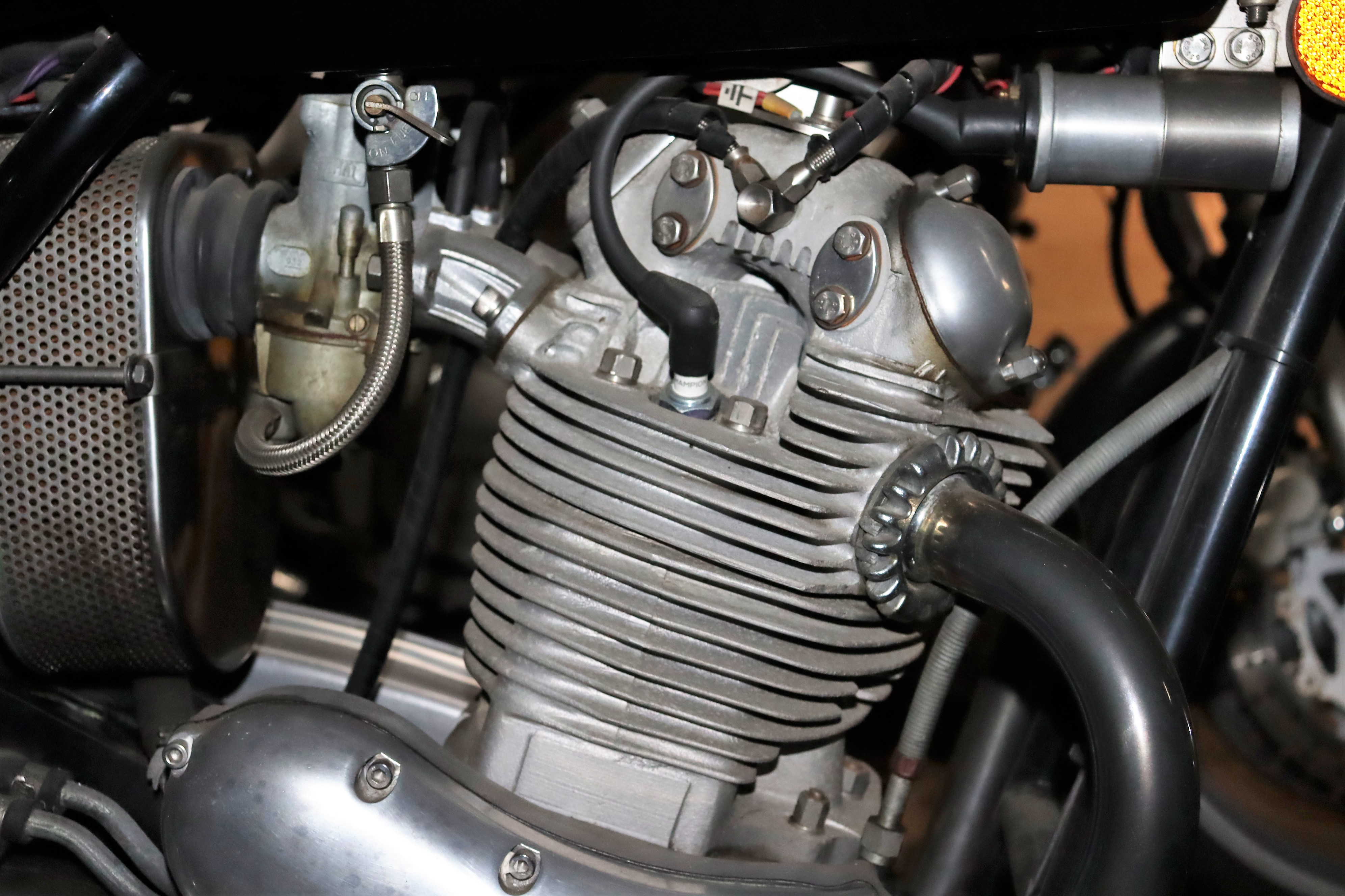 Lot 376 - 2001 Norton Norvil Commando