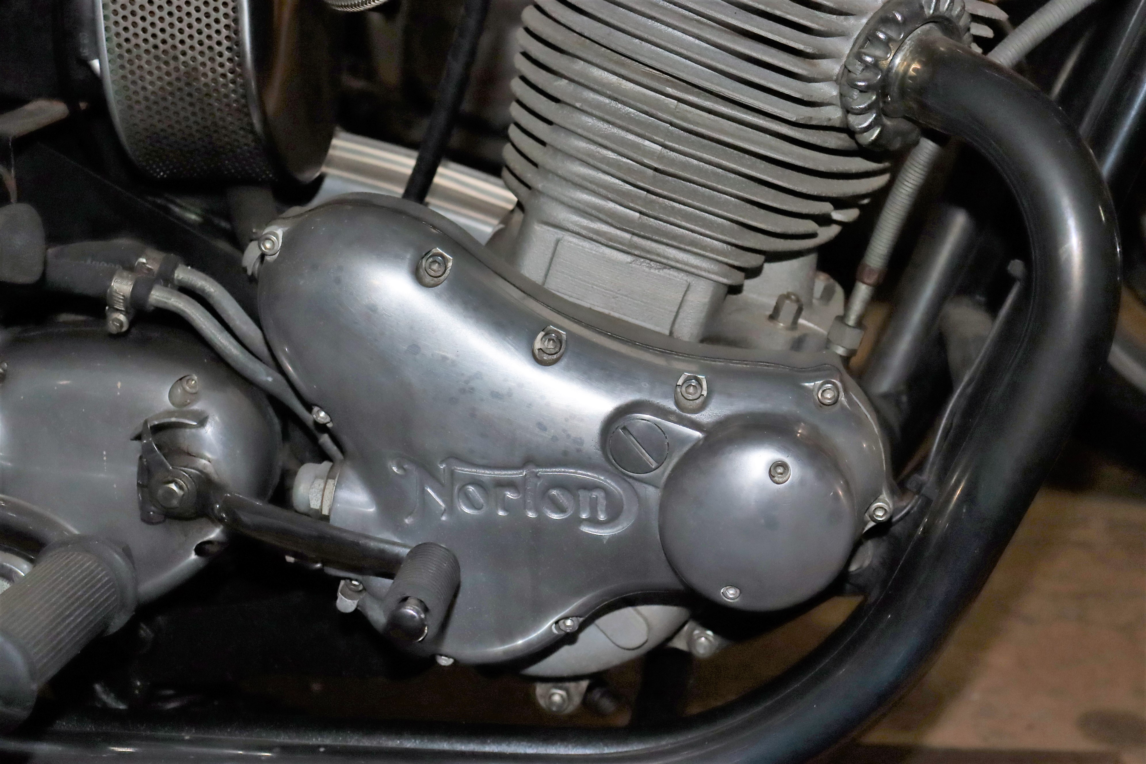 Lot 376 - 2001 Norton Norvil Commando
