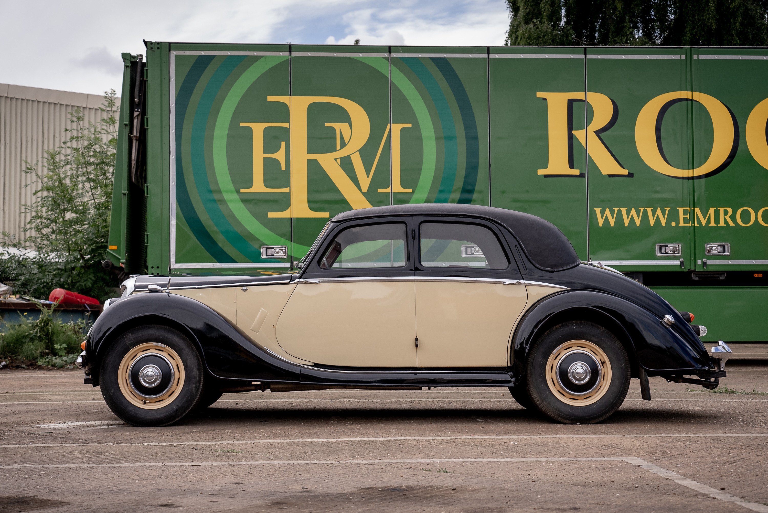 Lot 2 - 1947 Riley RMA Saloon