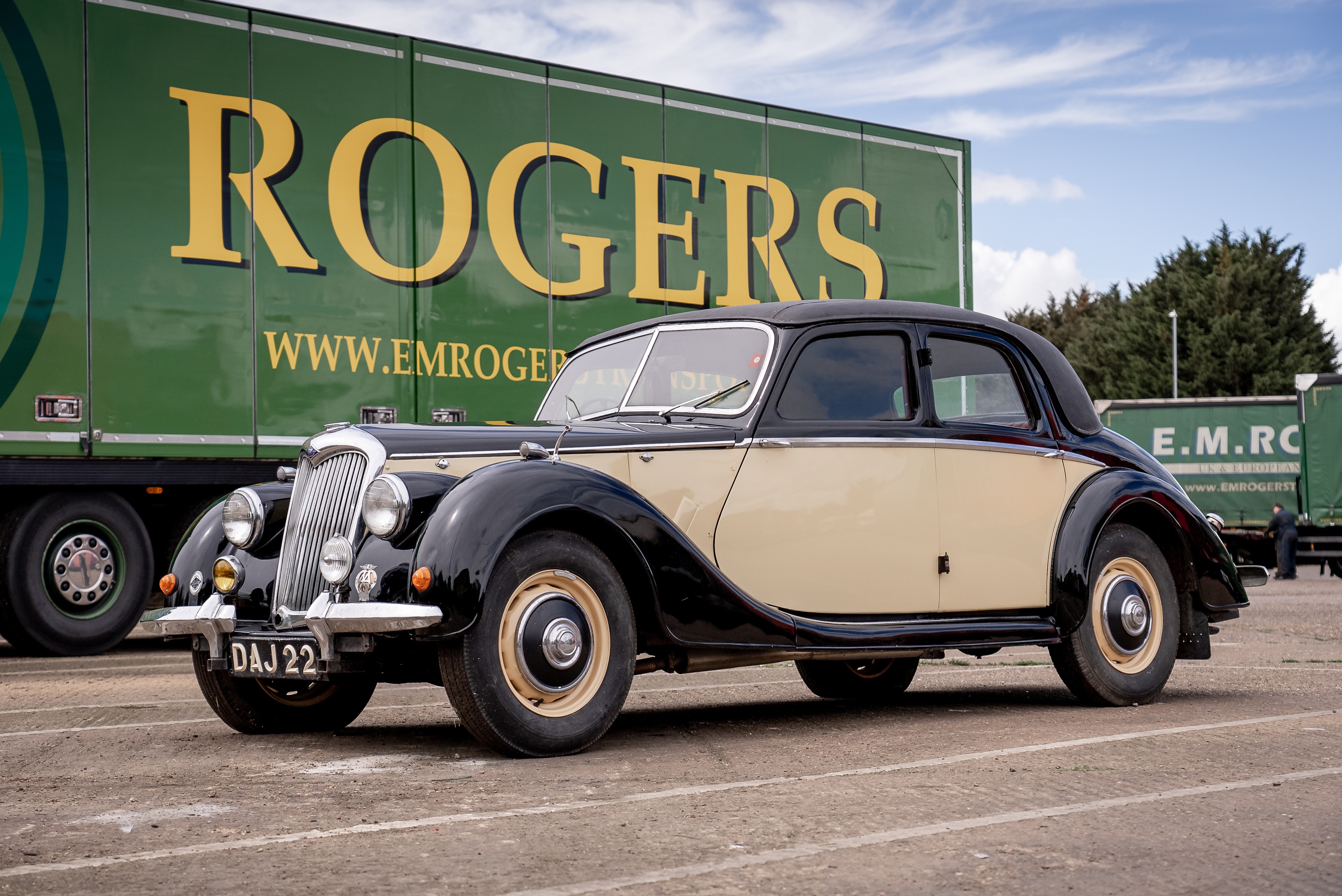 Lot 2 - 1947 Riley RMA Saloon