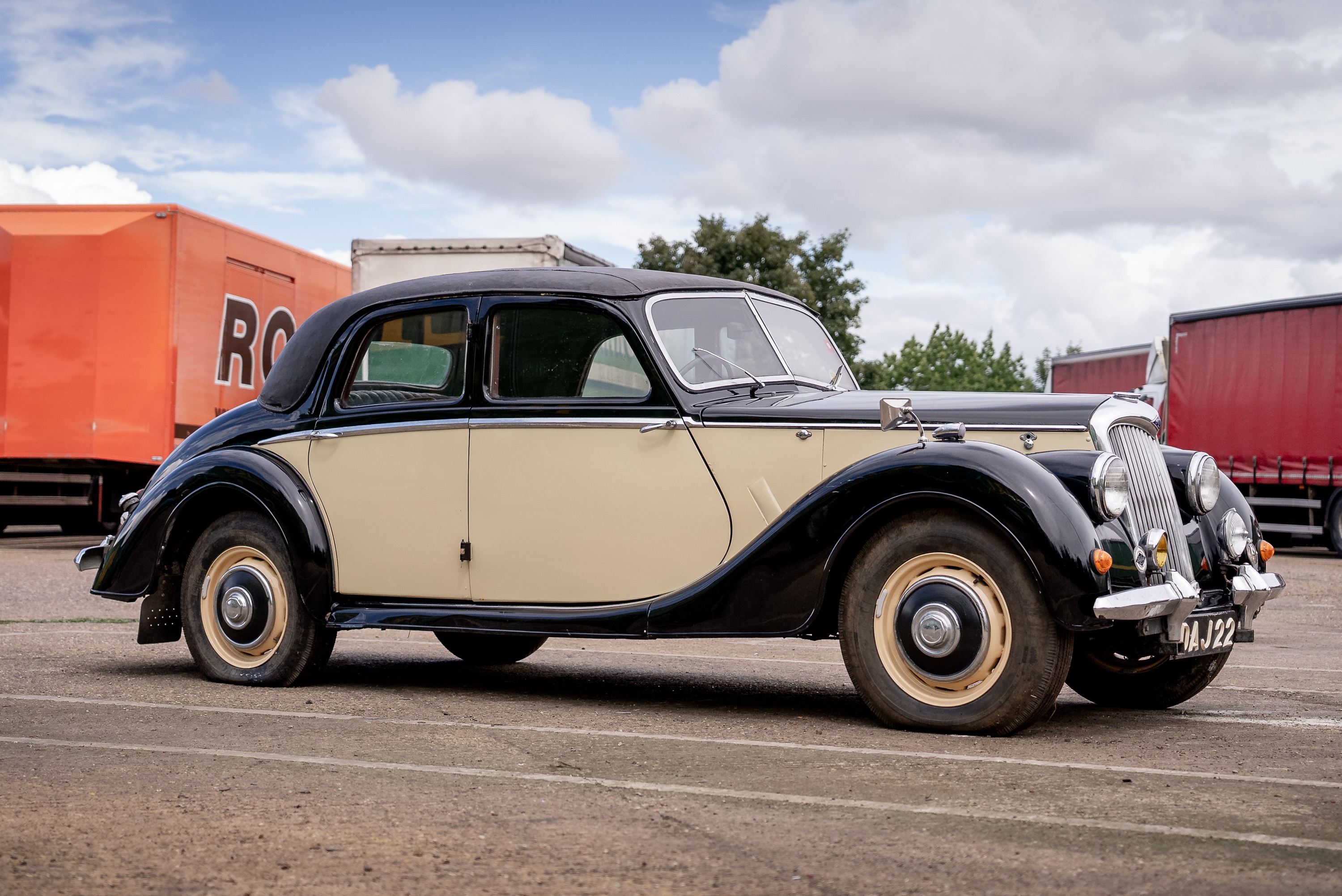 Lot 2 - 1947 Riley RMA Saloon