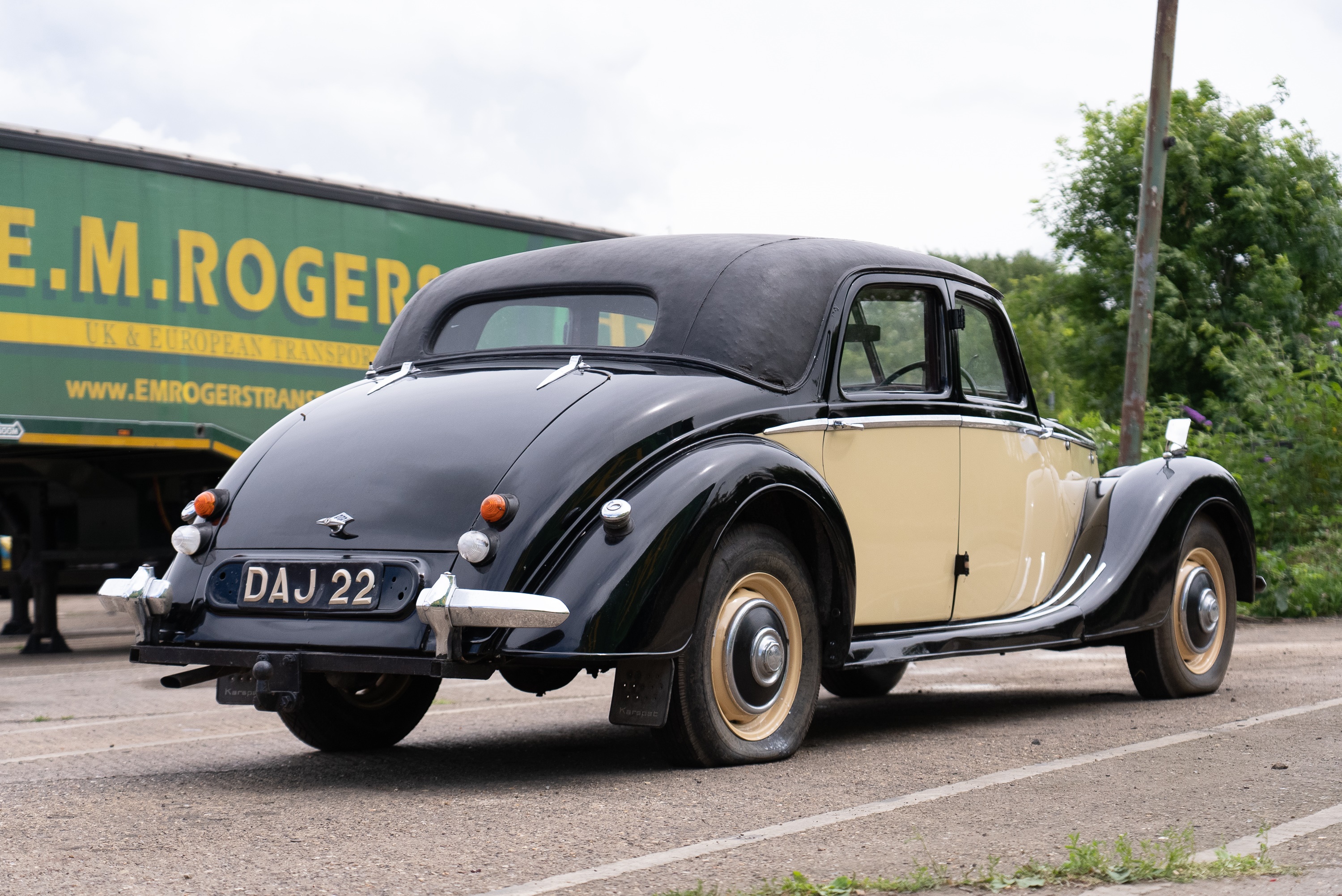 Lot 2 - 1947 Riley RMA Saloon