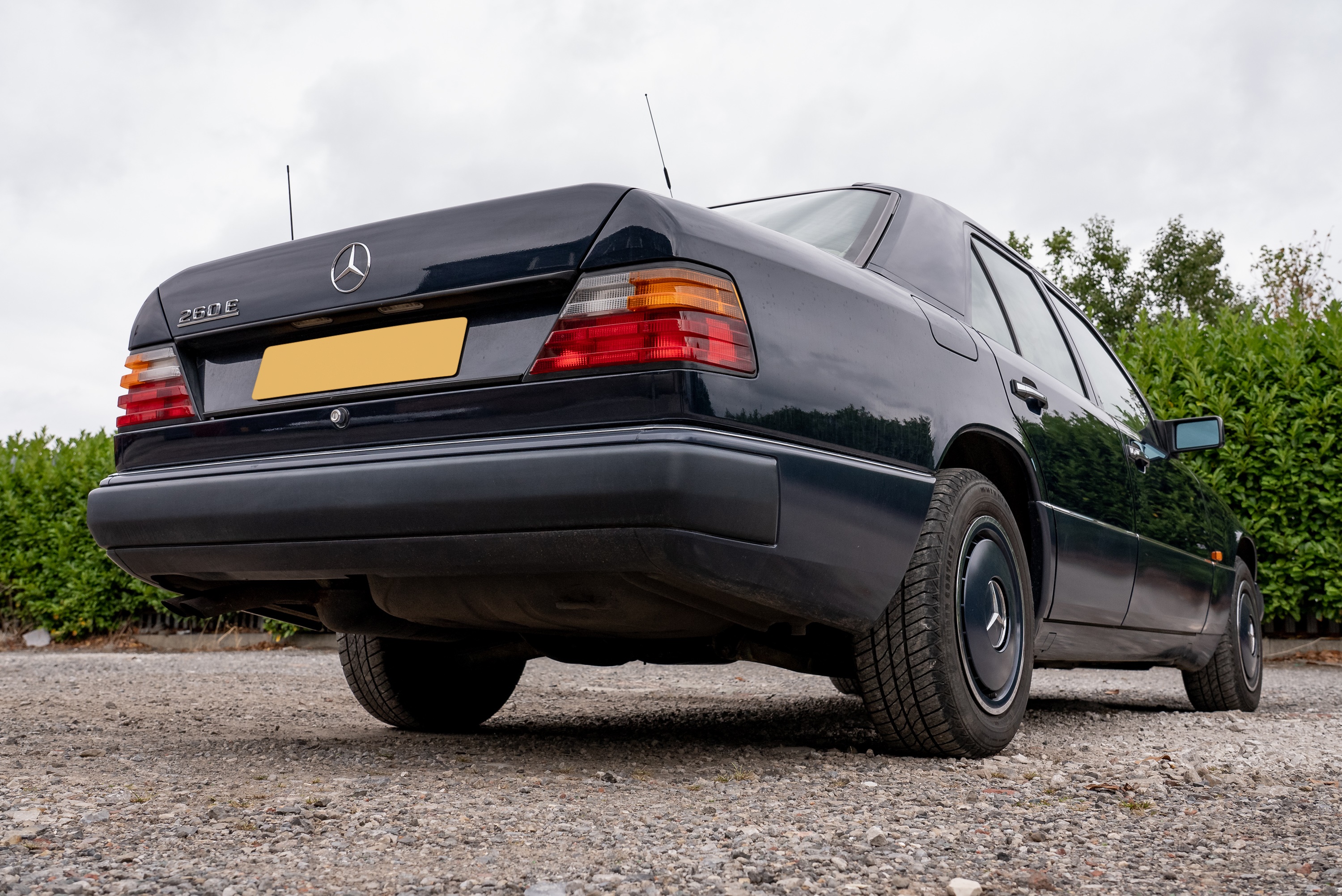 Lot 115 - 1990 Mercedes-Benz 260 E