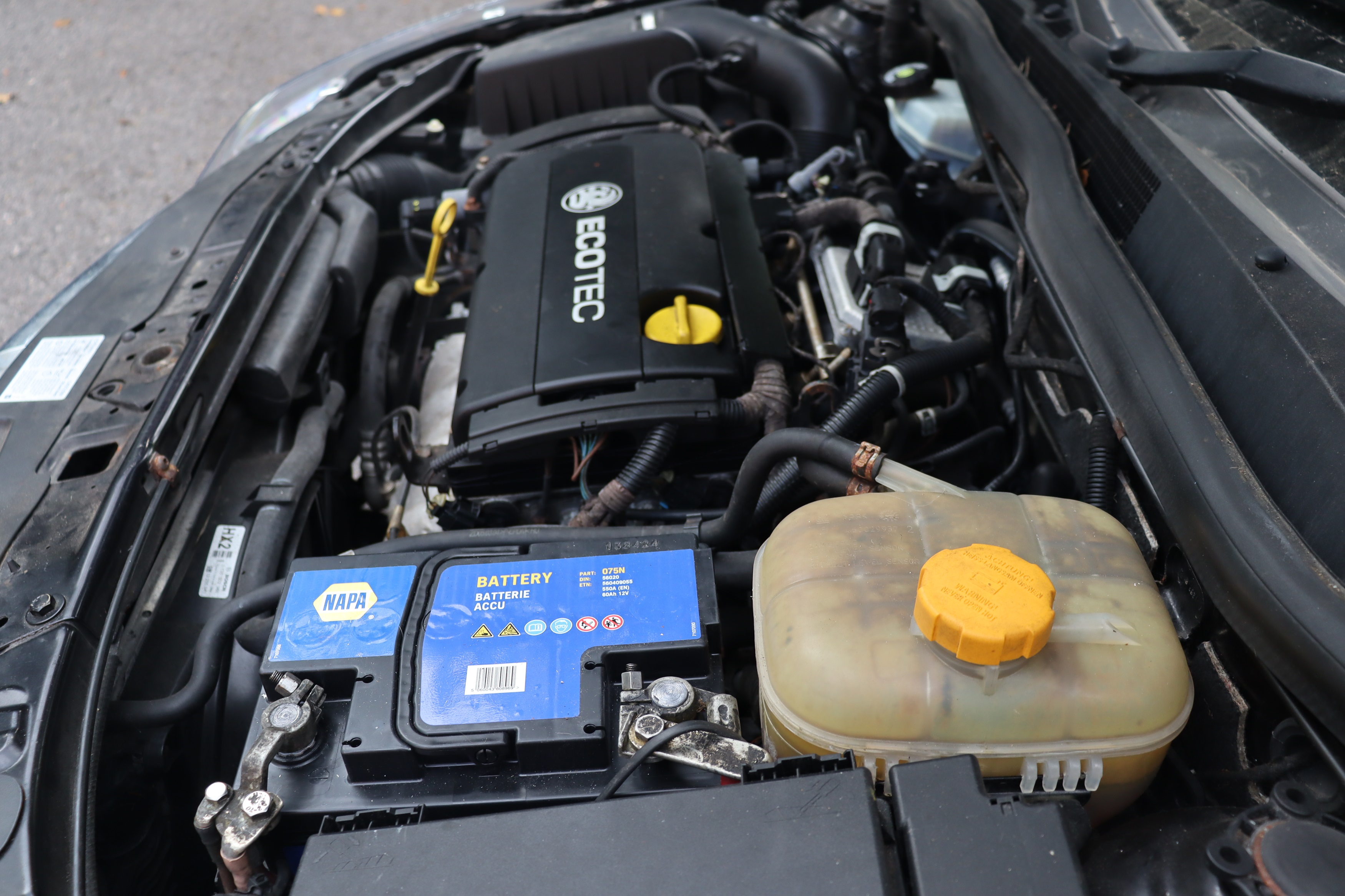 Lot 816 - 2008 Vauxhall Astra Twin Top Sport