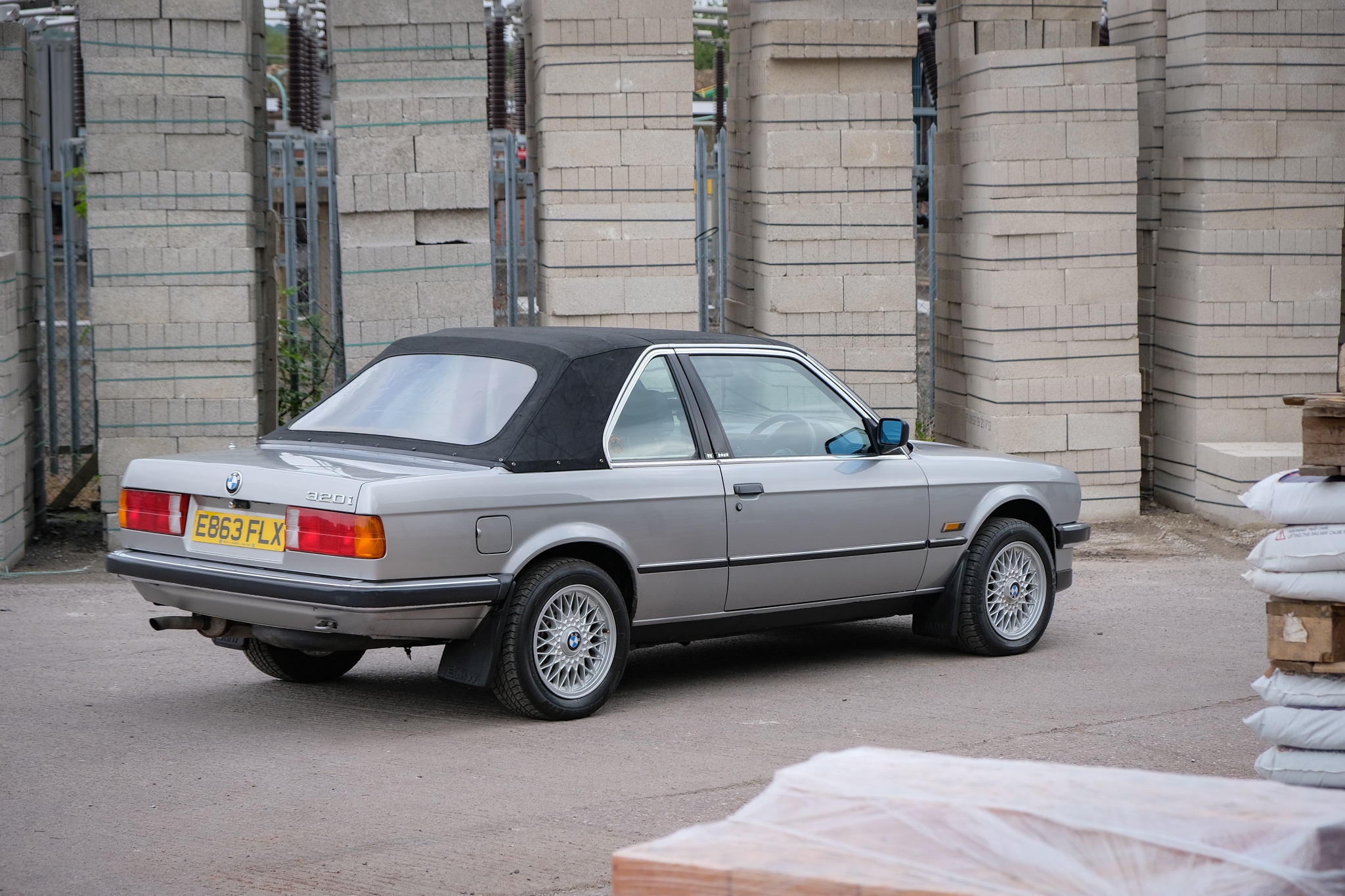 Lot 21 - 1987 BMW 320i Baur Cabriolet