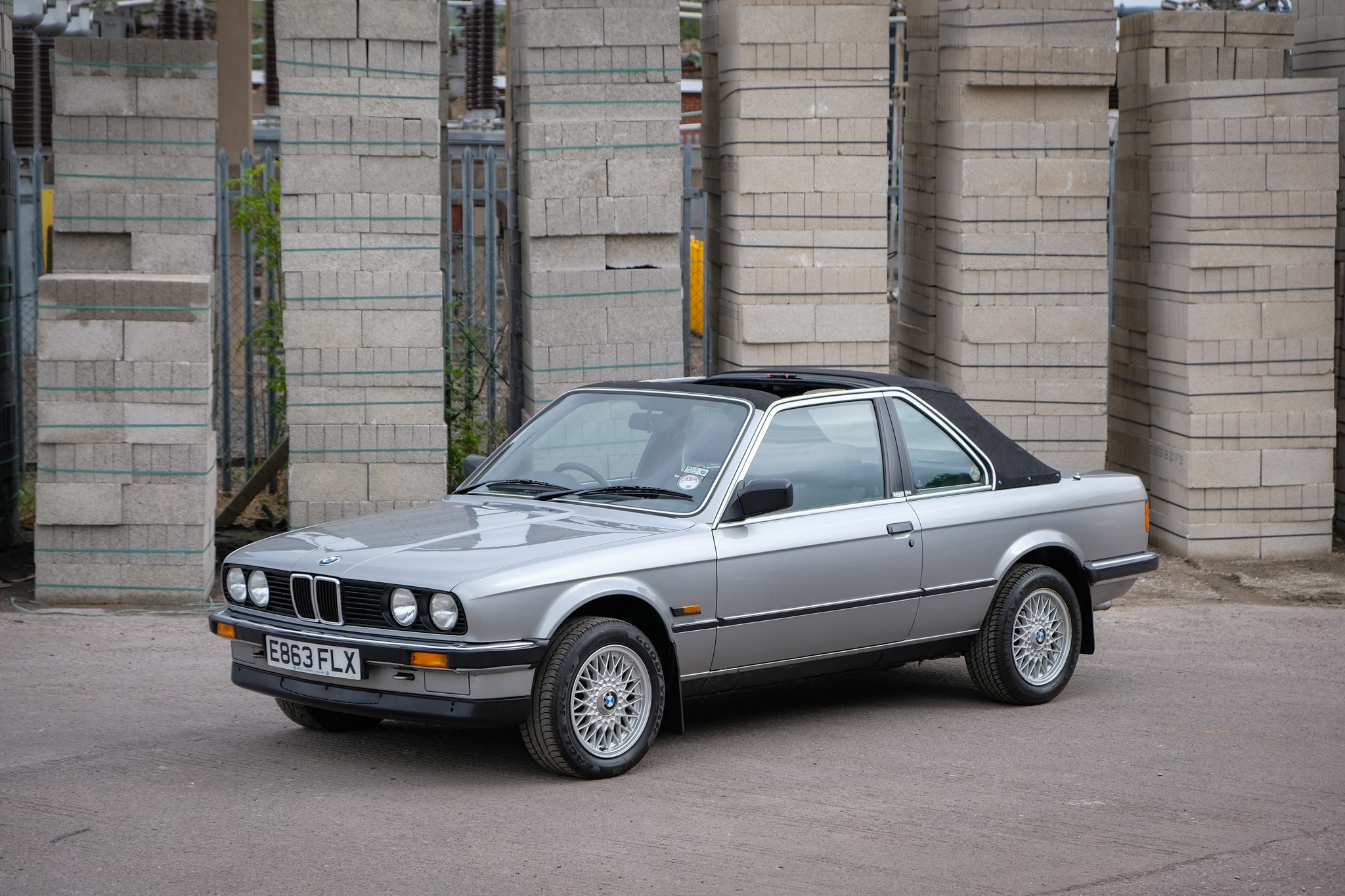 Lot 21 - 1987 BMW 320i Baur Cabriolet