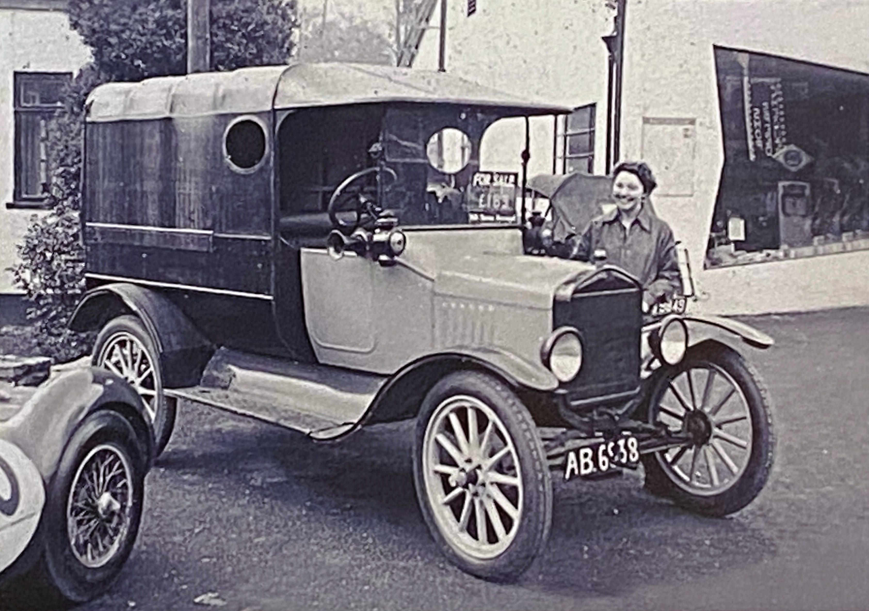 Lot 228 - 1918 Ford Model T Delivery Van