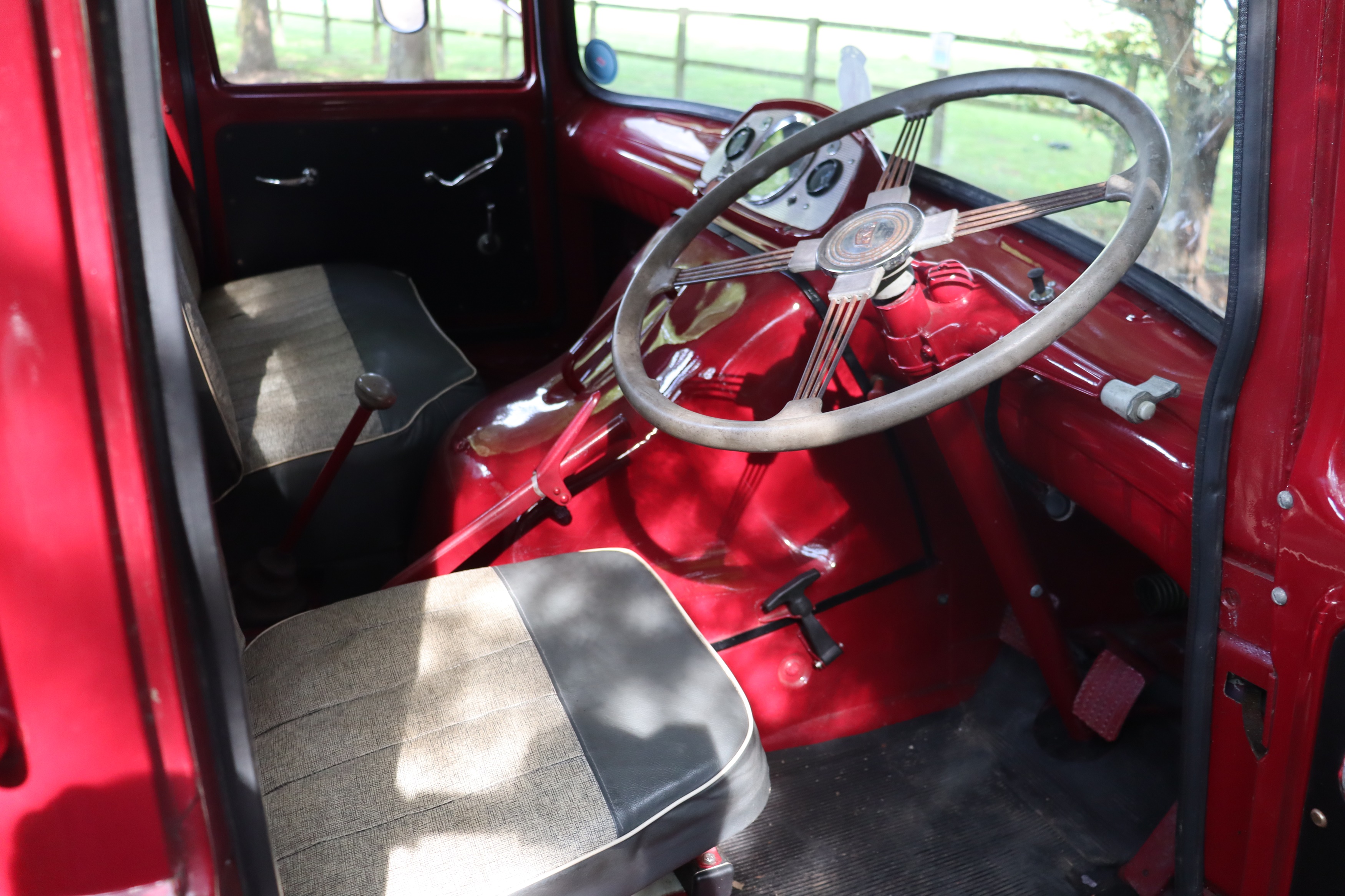 Lot 32 - 1961 Thames Trader