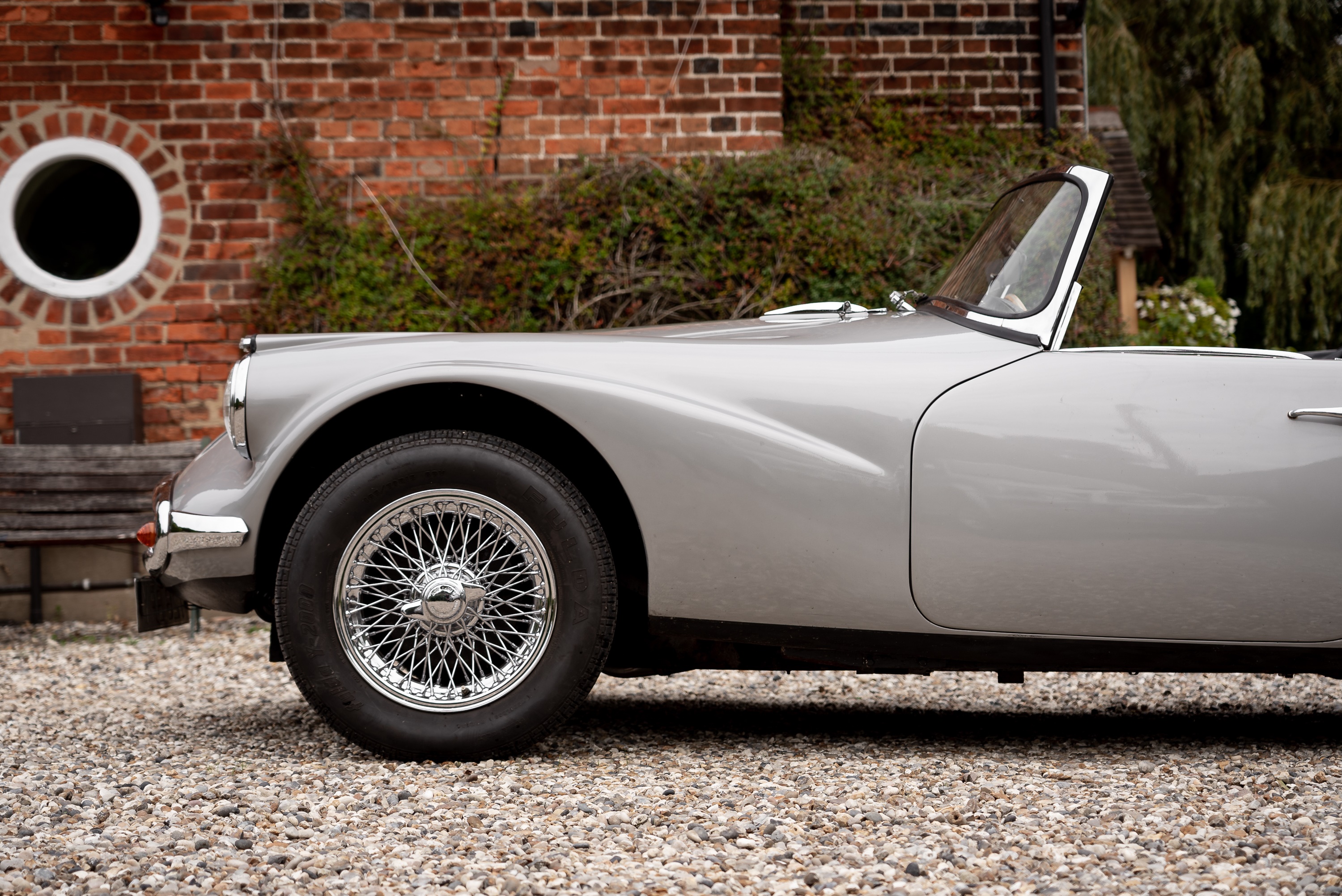 Lot 17 - 1962 Daimler Dart SP250 'B-Spec'