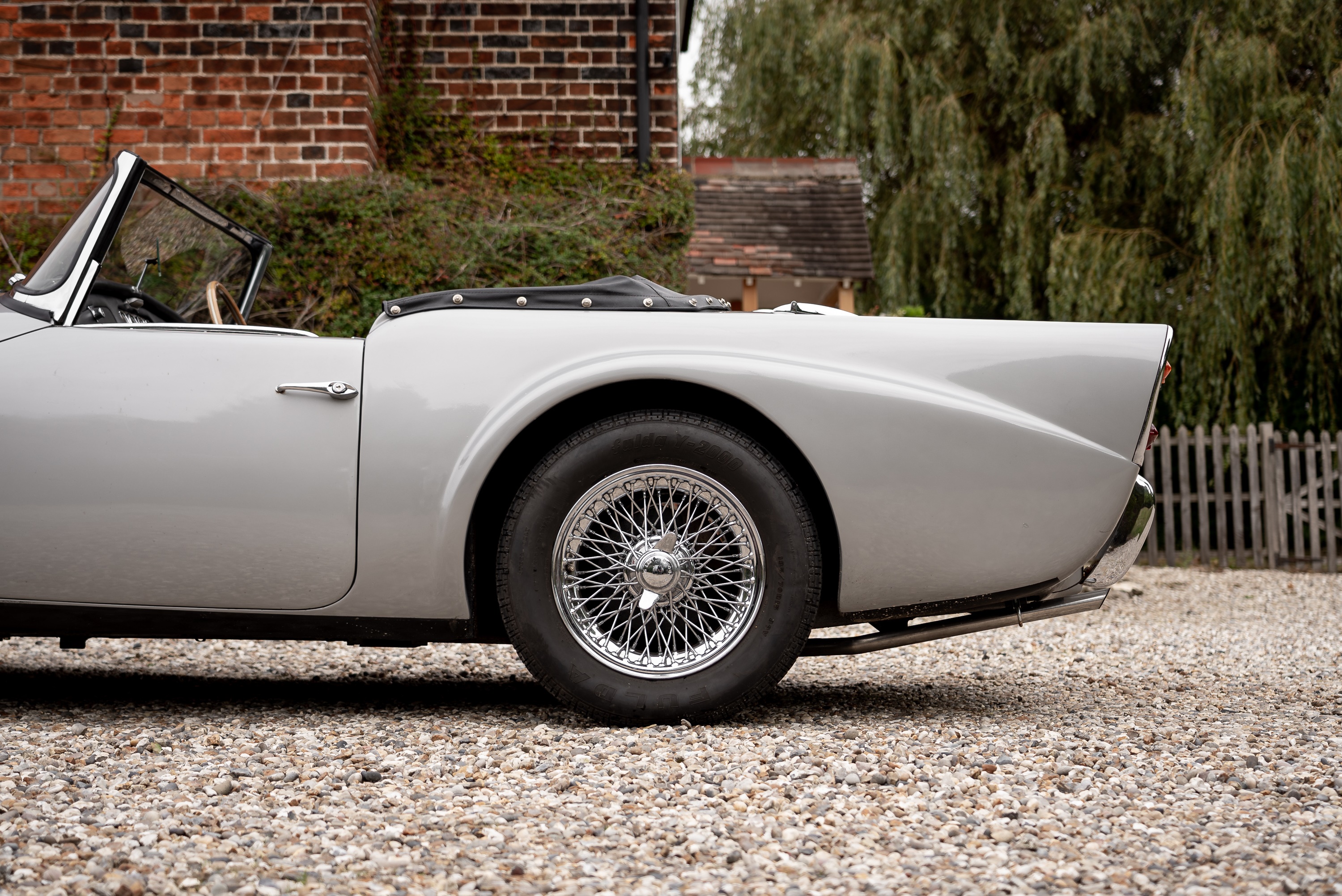 Lot 17 - 1962 Daimler Dart SP250 'B-Spec'