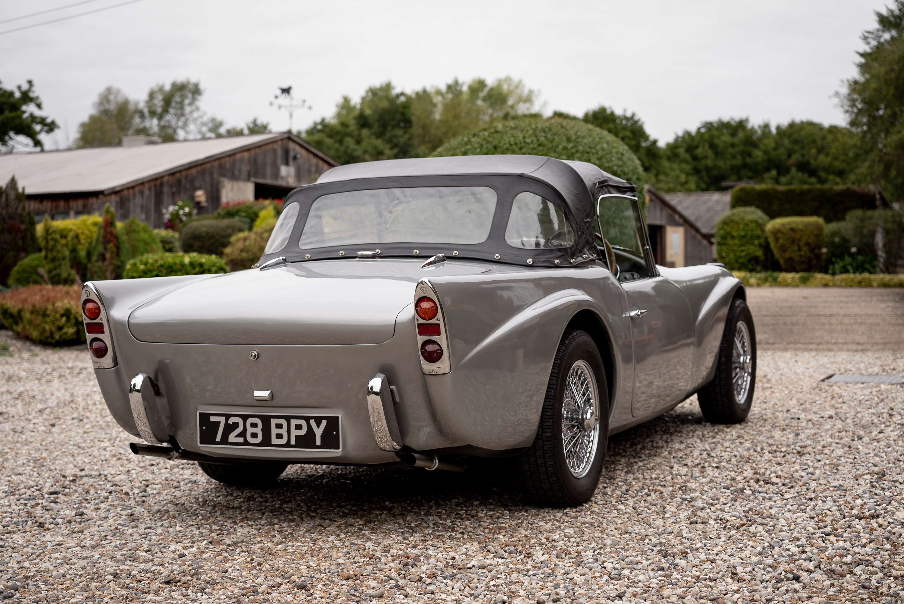 Lot 17 - 1962 Daimler Dart SP250 'B-Spec'