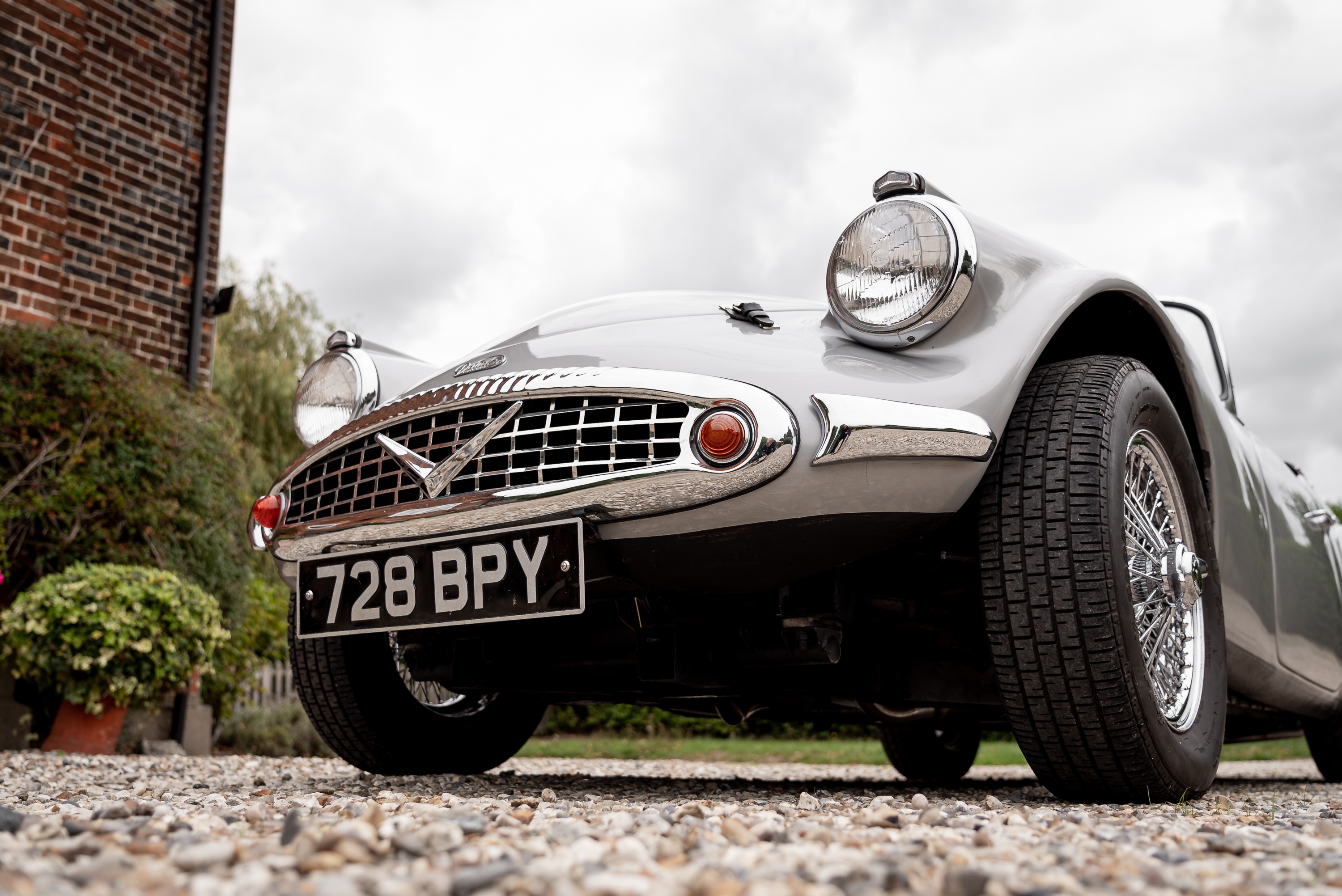 Lot 17 - 1962 Daimler Dart SP250 'B-Spec'