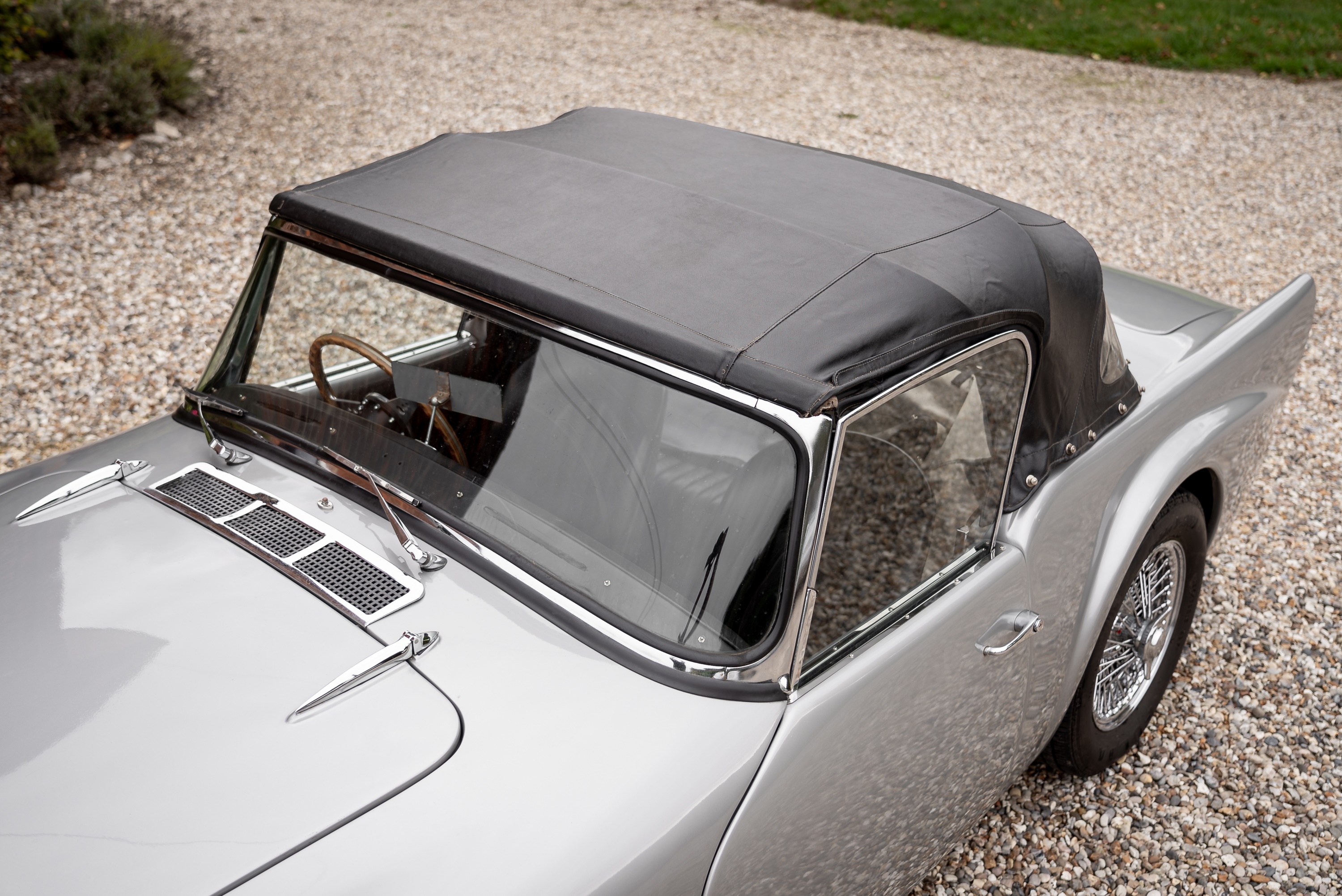 Lot 17 - 1962 Daimler Dart SP250 'B-Spec'