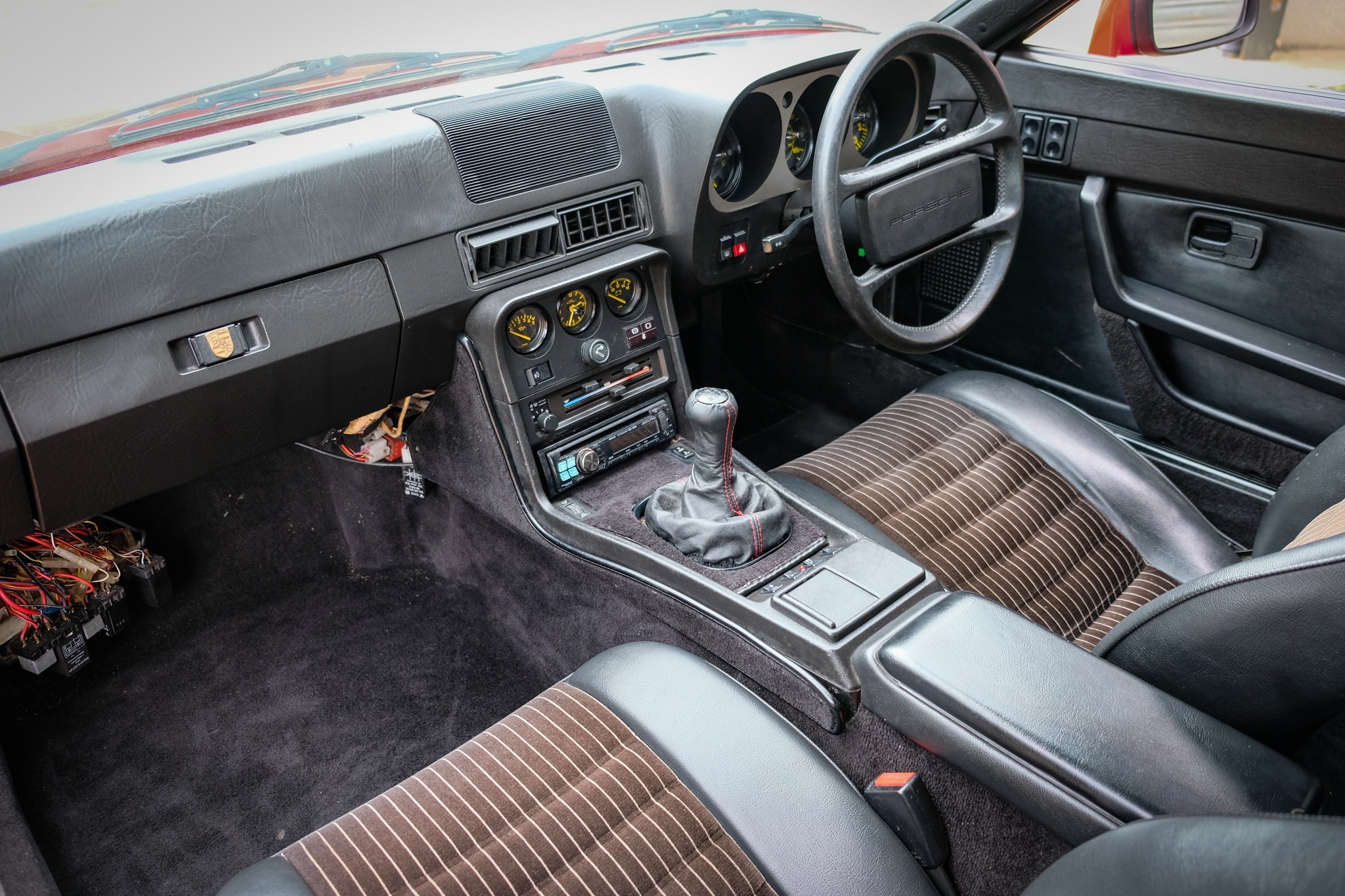 Lot 330 - 1984 Porsche 944