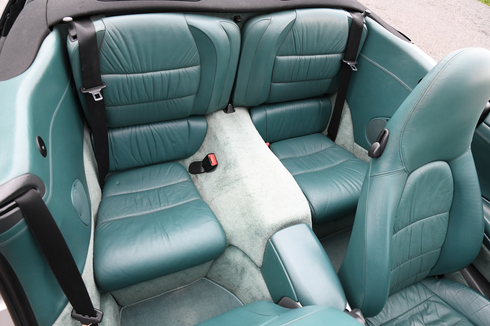 Lot 318 - 1999 Porsche 911 Carrera 2 Cabriolet