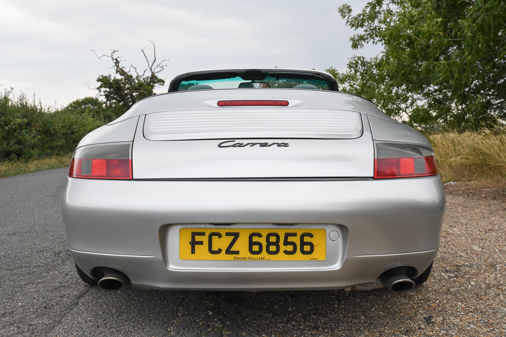 Lot 318 - 1999 Porsche 911 Carrera 2 Cabriolet