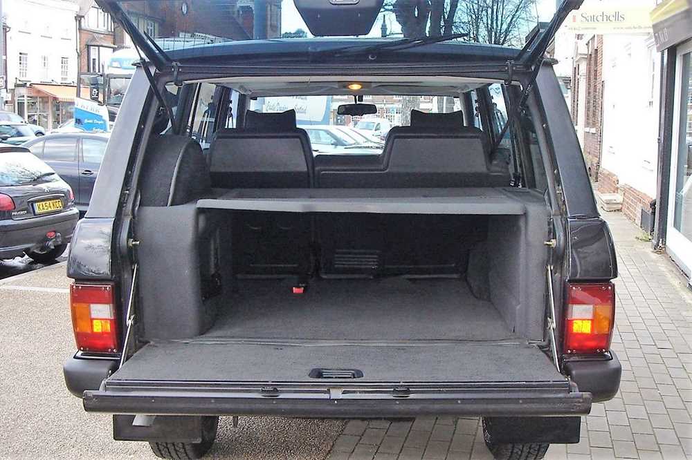 Lot 233 - 1994 Range Rover Classic LWB 4.2 LSE