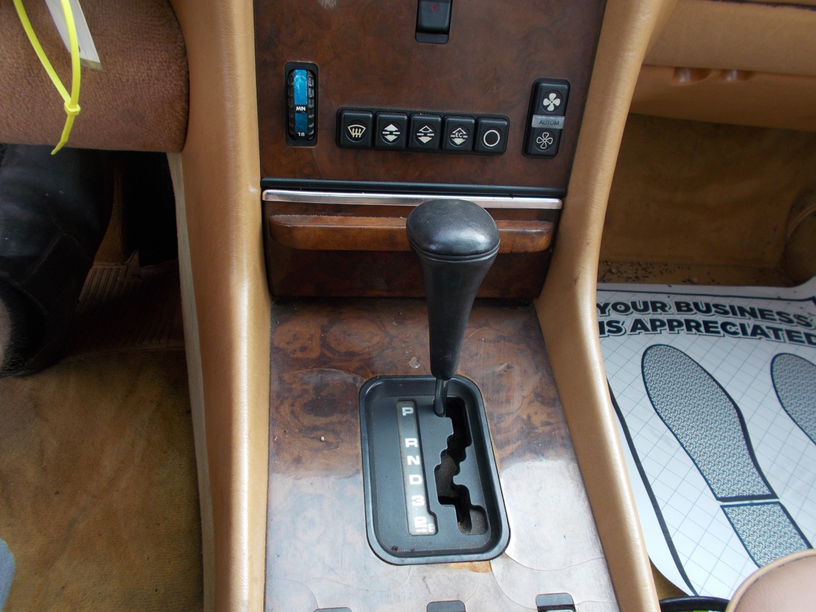 Lot 241 - 1985 Mercedes-Benz 560 SL