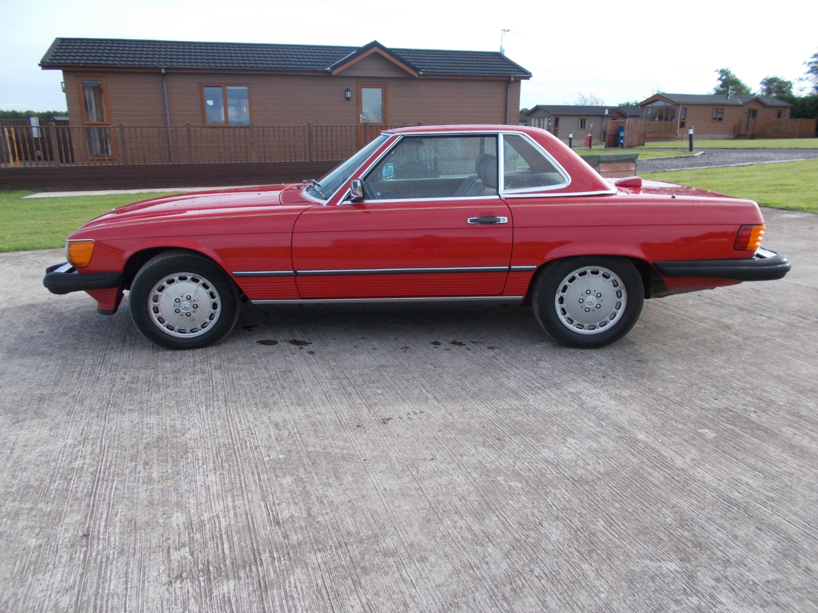 Lot 241 - 1985 Mercedes-Benz 560 SL