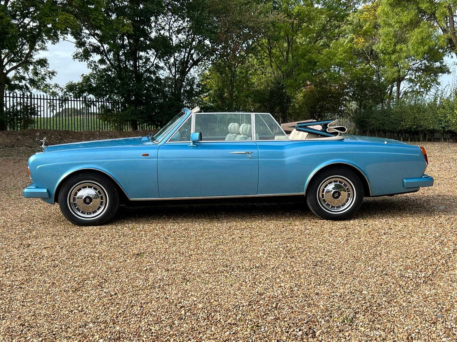 Lot 70 - 1990 Rolls-Royce Corniche Convertible III