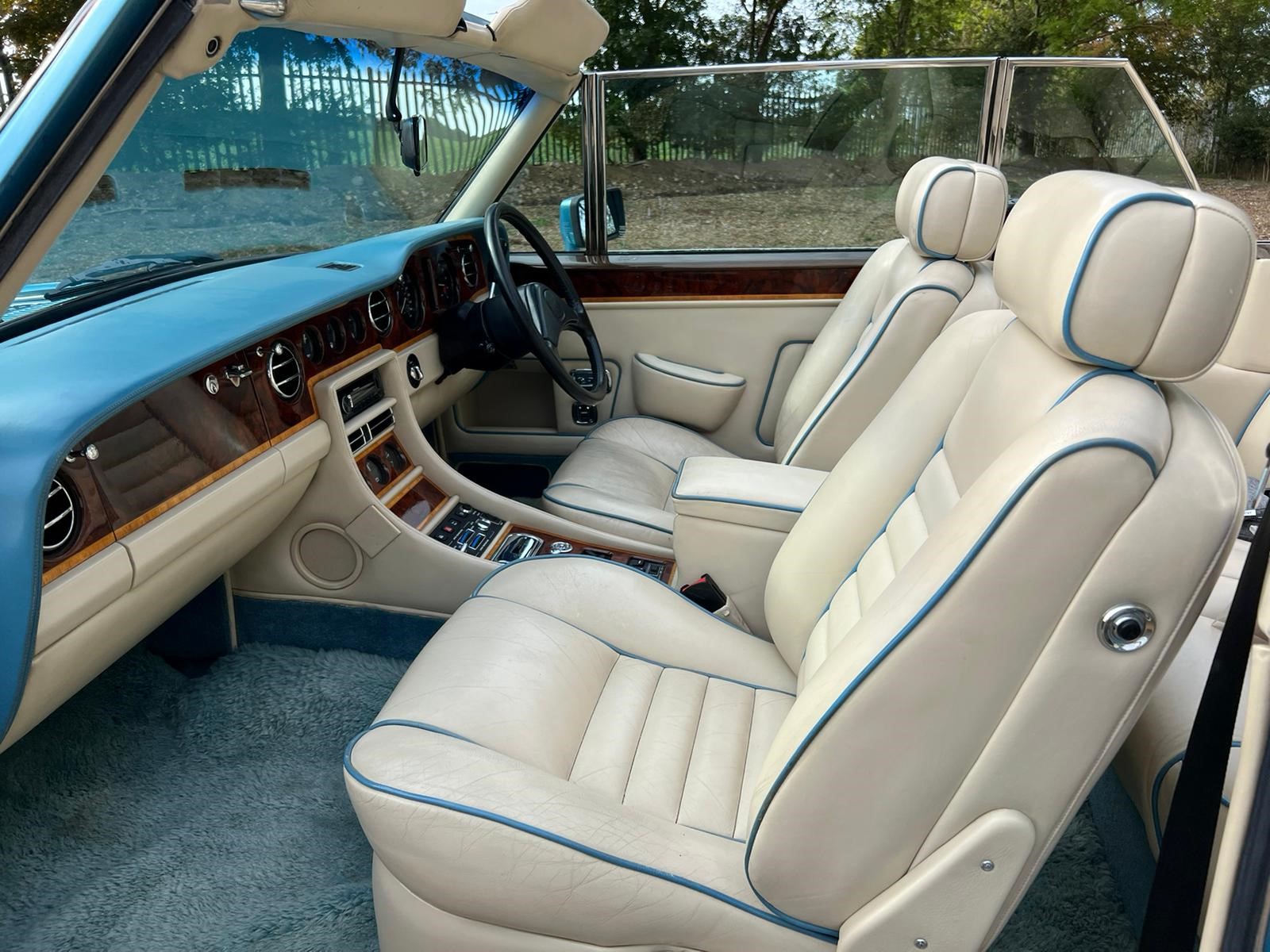 Lot 70 - 1990 Rolls-Royce Corniche Convertible III