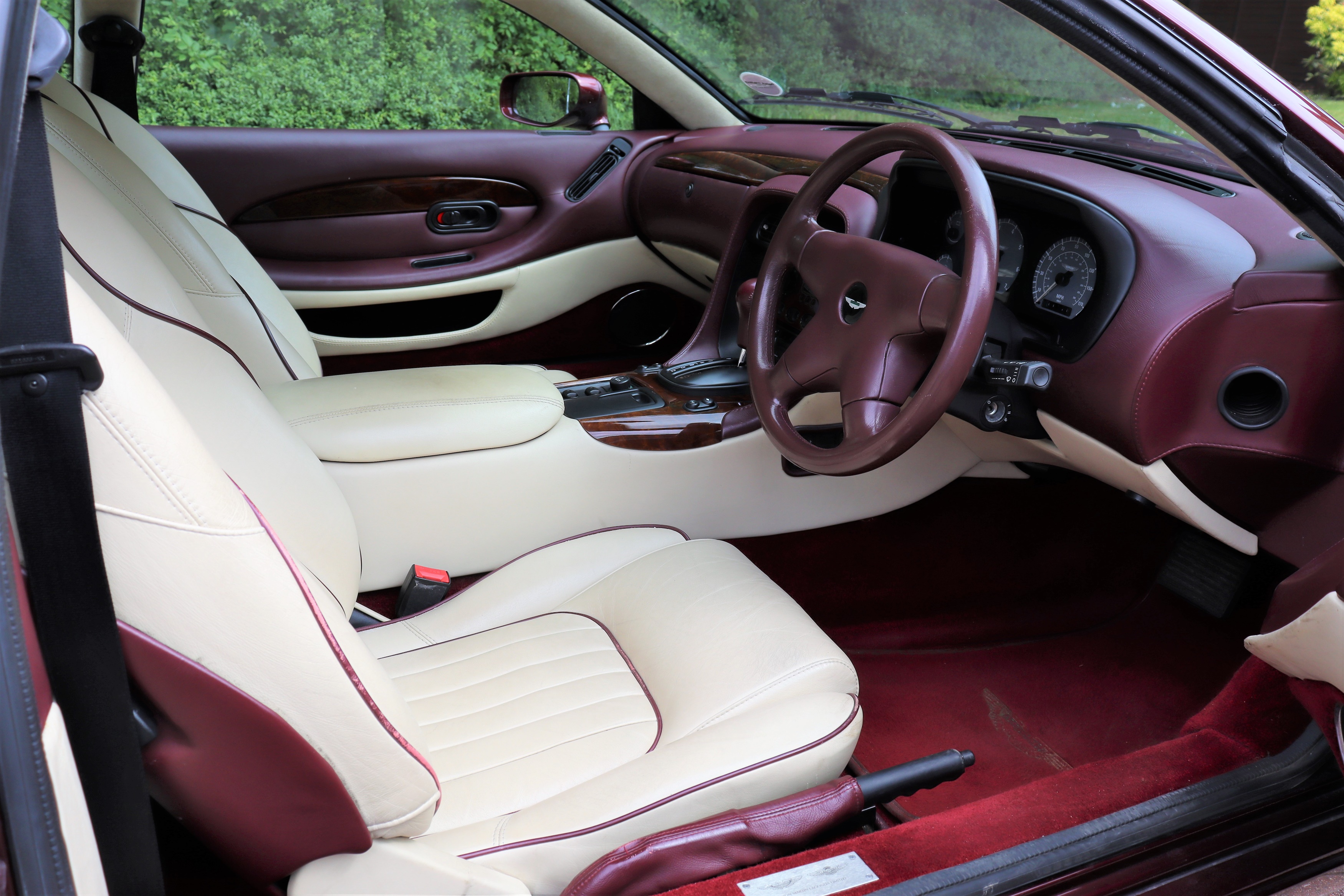 Lot 214 - 1996 Aston Martin DB7