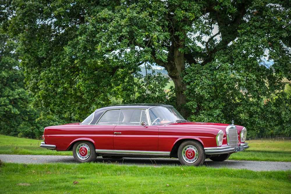 Lot 26 - 1964 Mercedes-Benz 220 SEB