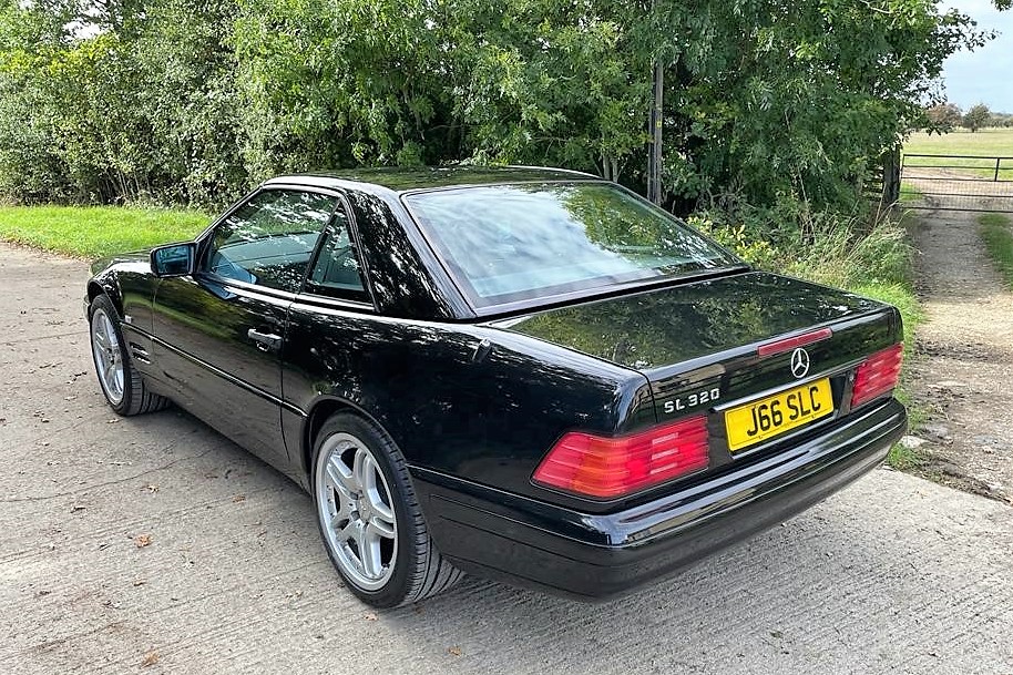 Lot 234 - 1998 Mercedes-Benz SL 320