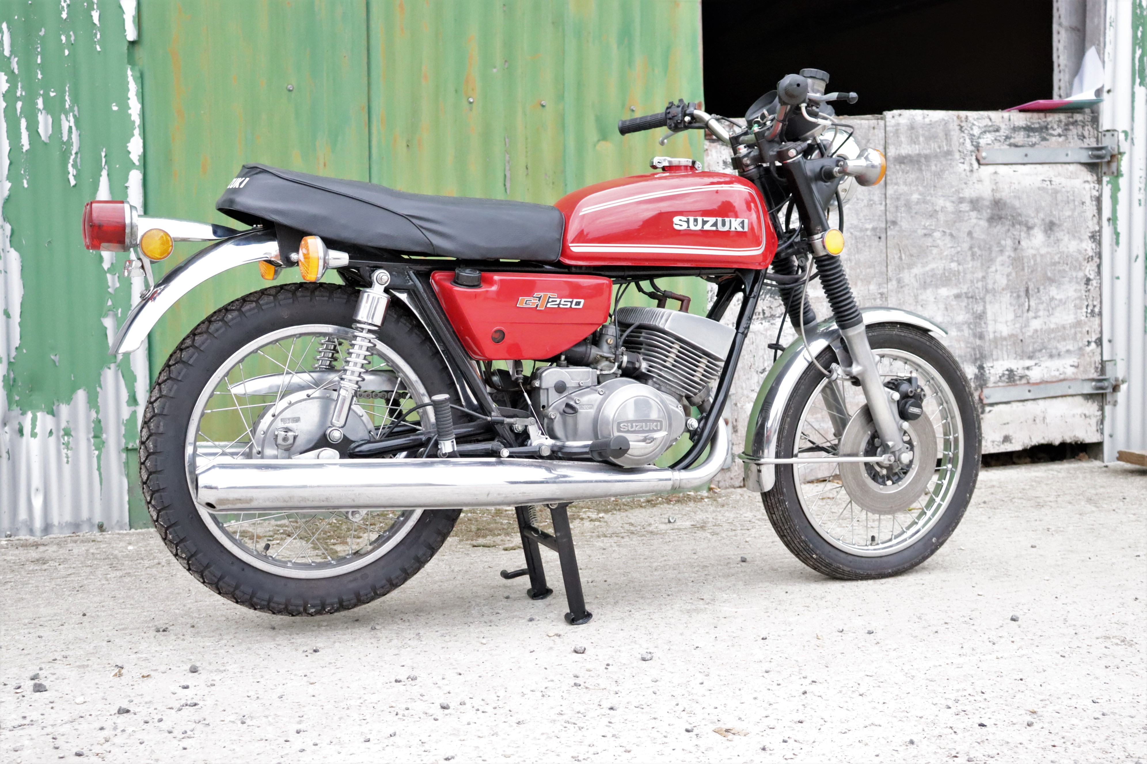 Lot 267 - 1977 Suzuki GT 250