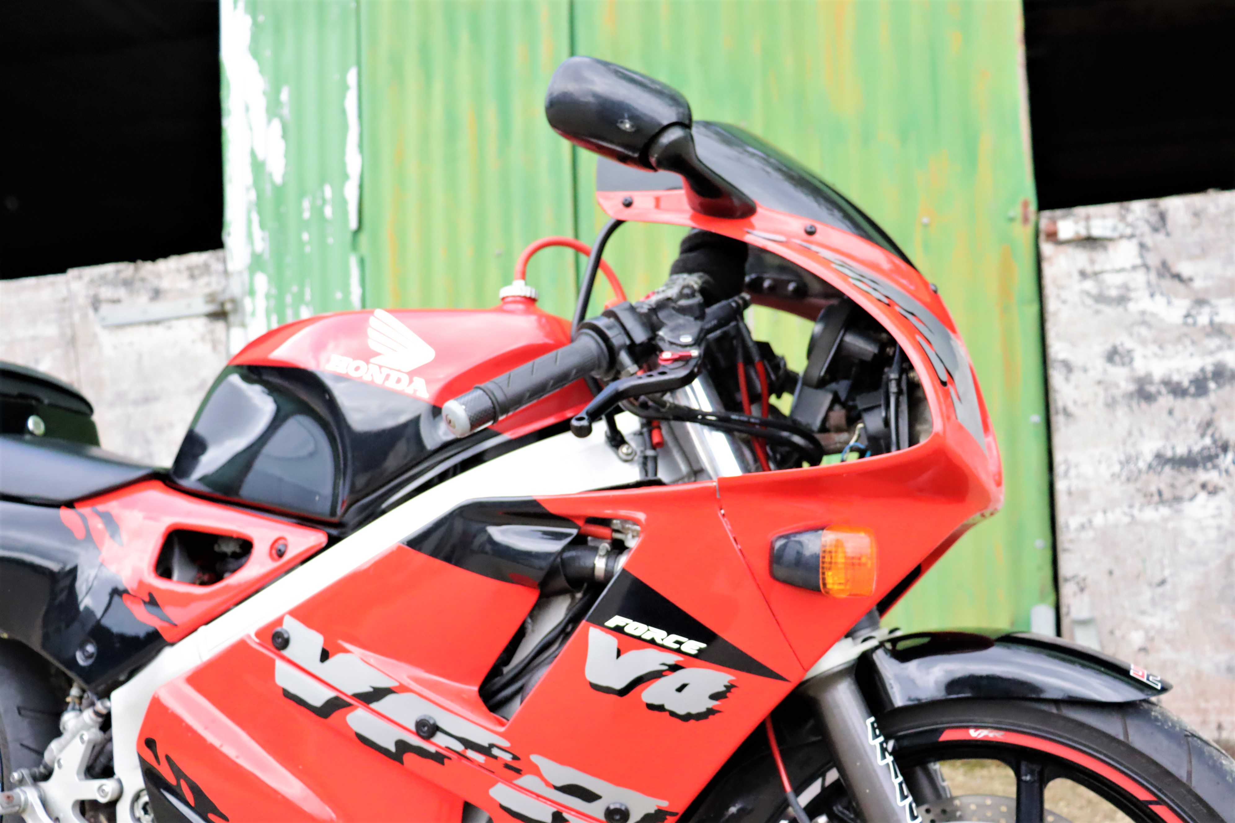 Lot 225 - 1995 Honda VFR 400R
