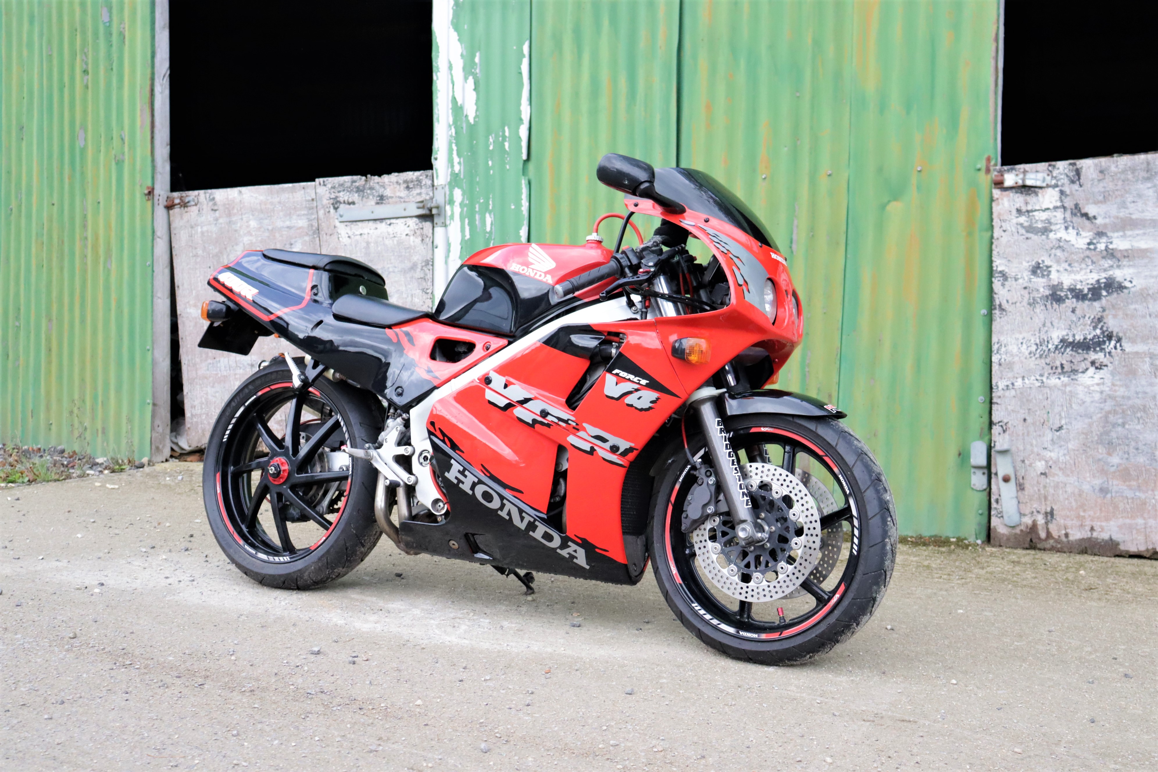 Lot 225 - 1995 Honda VFR 400R