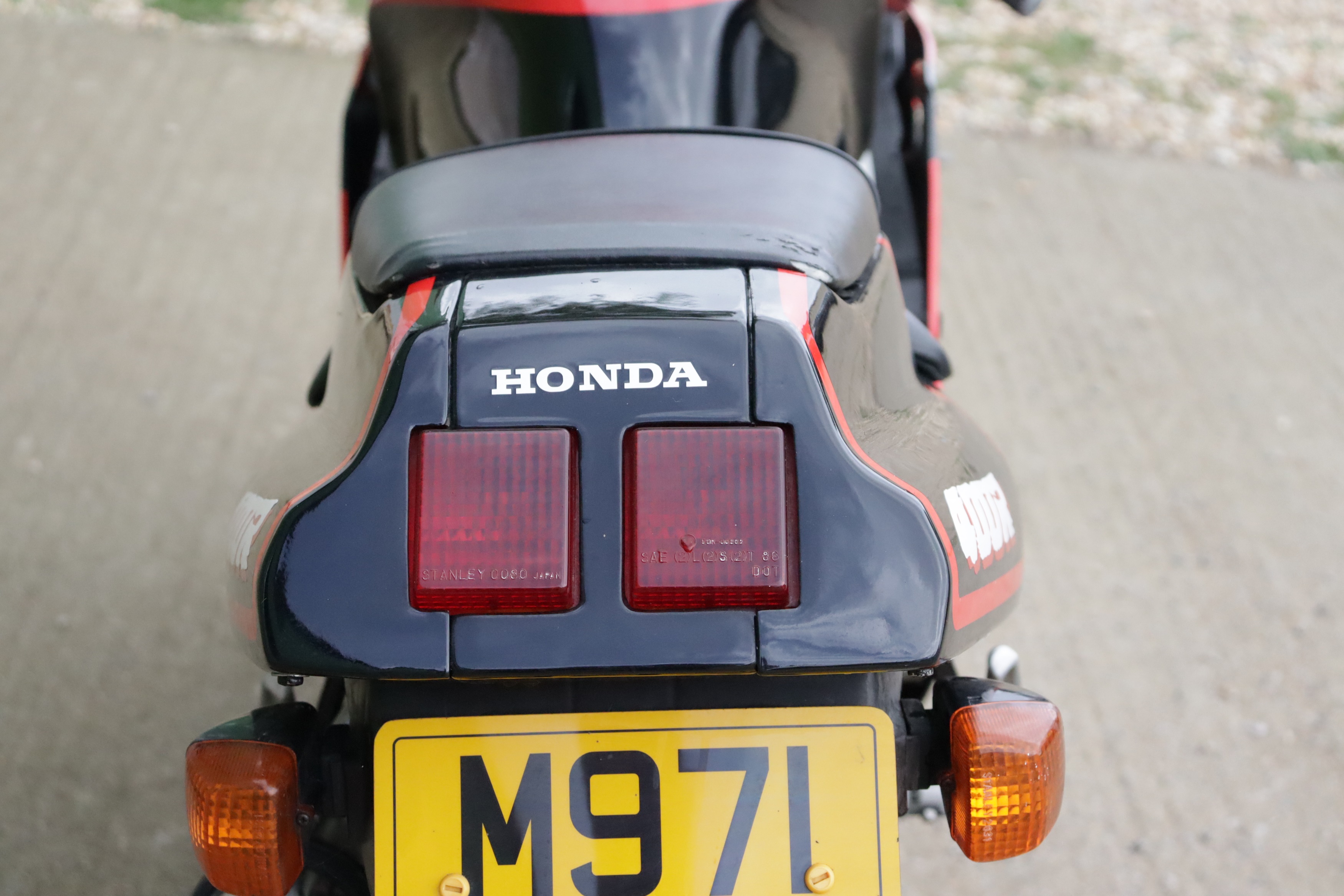 Lot 225 - 1995 Honda VFR 400R