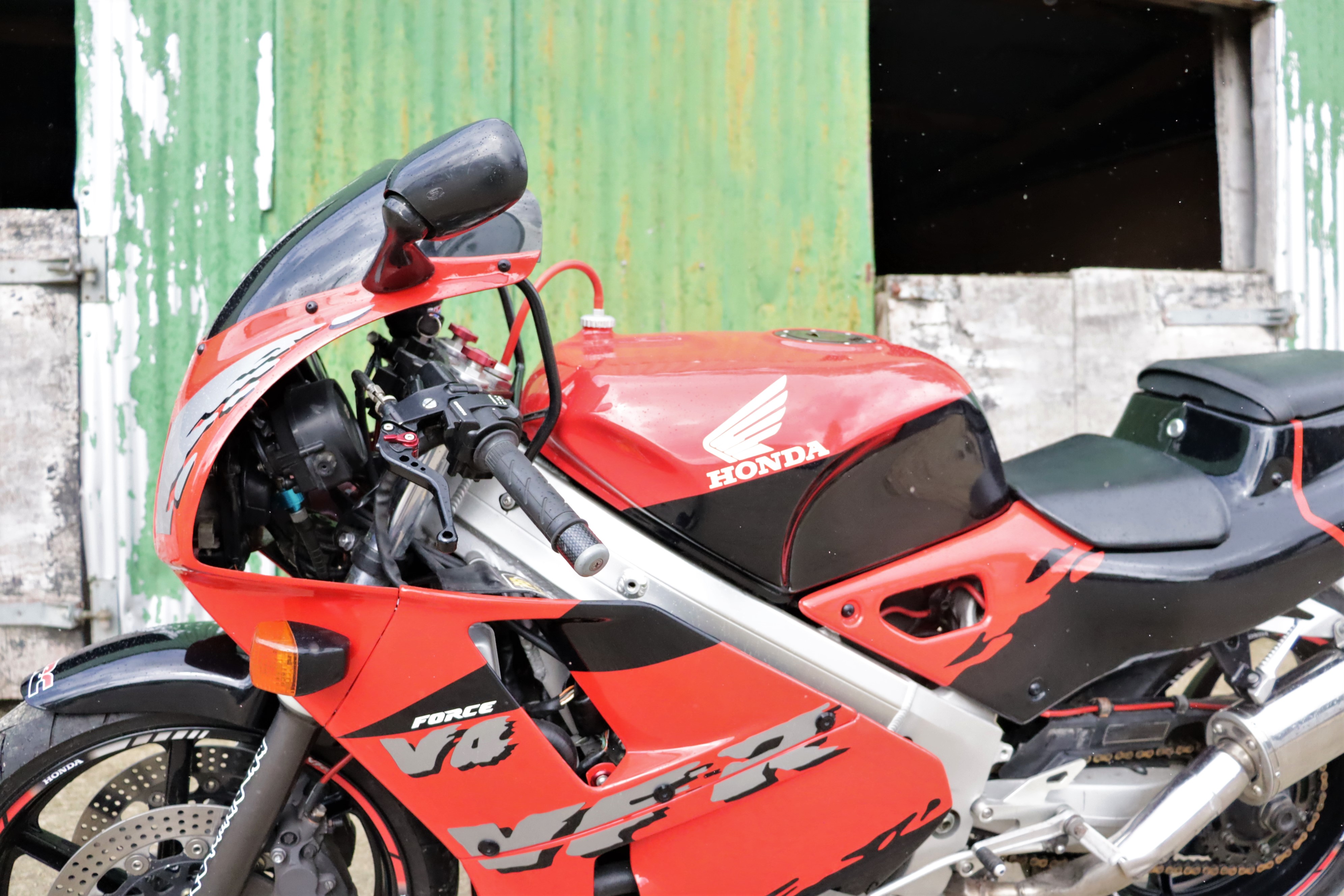 Lot 225 - 1995 Honda VFR 400R