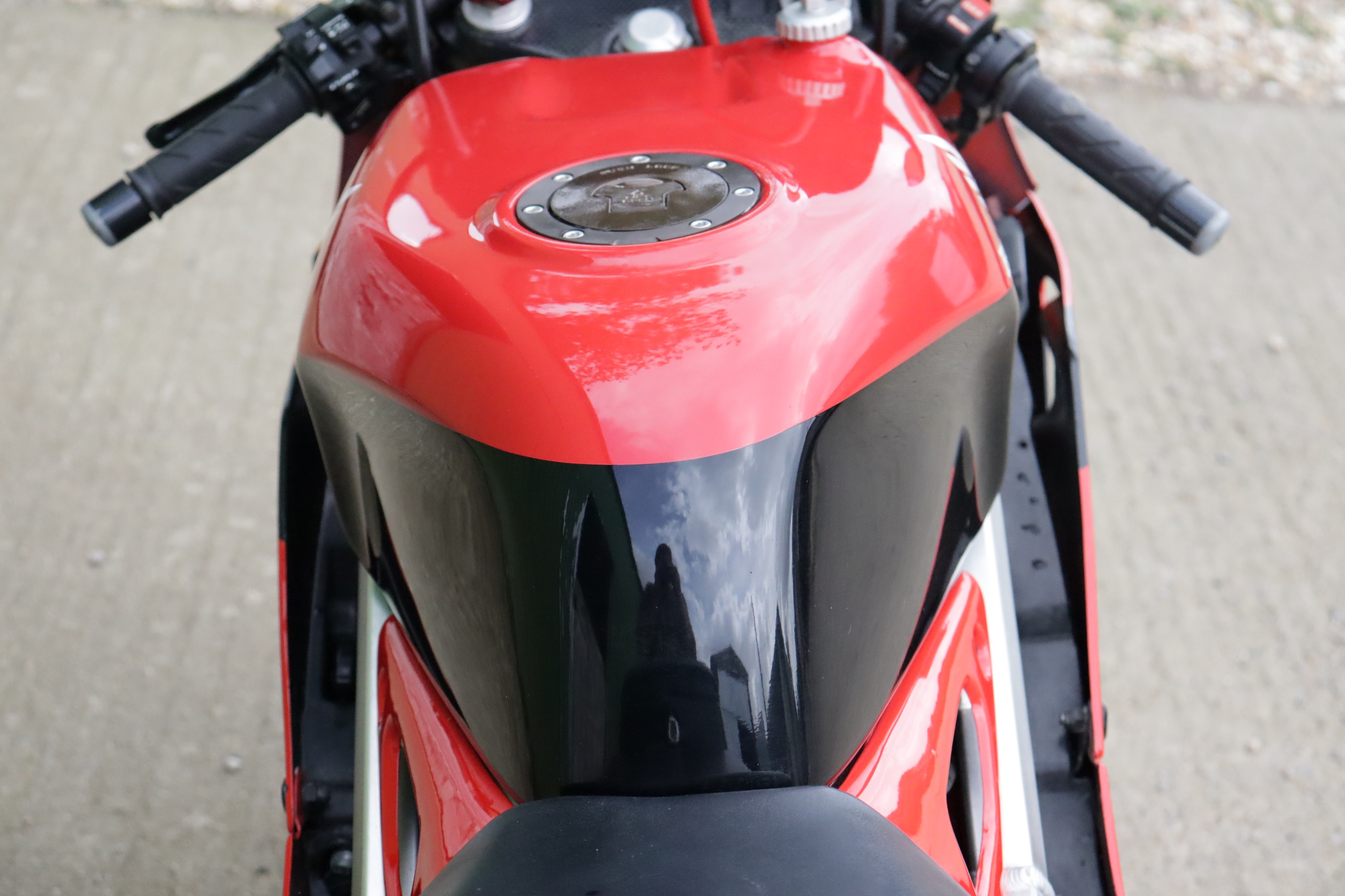 Lot 225 - 1995 Honda VFR 400R