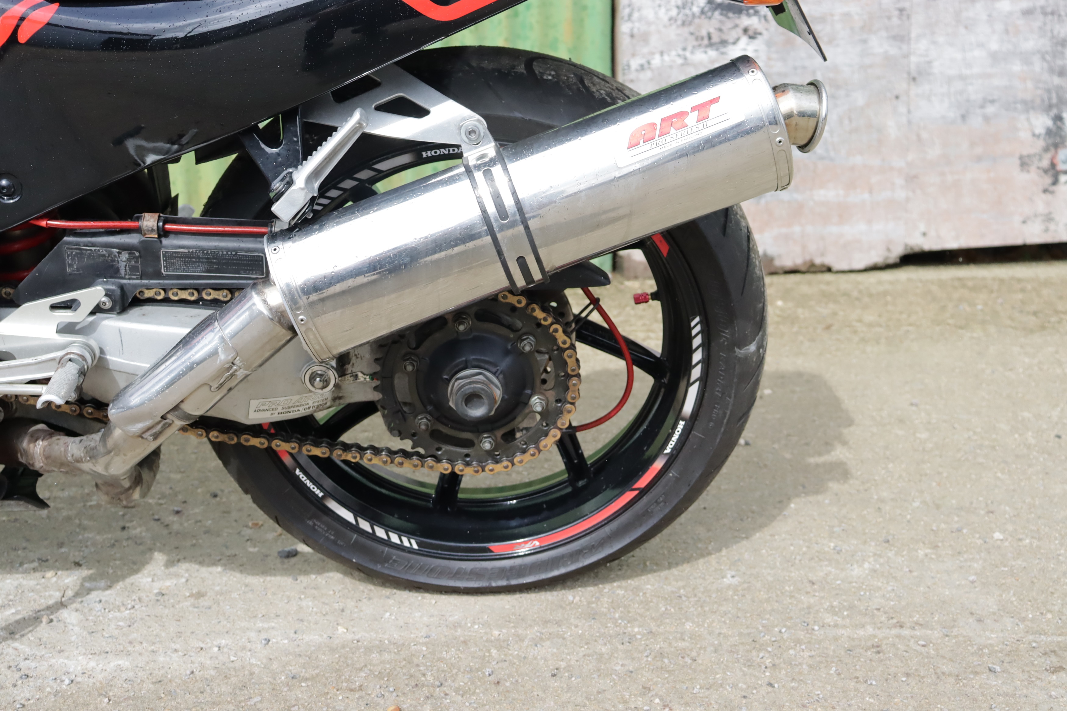 Lot 225 - 1995 Honda VFR 400R